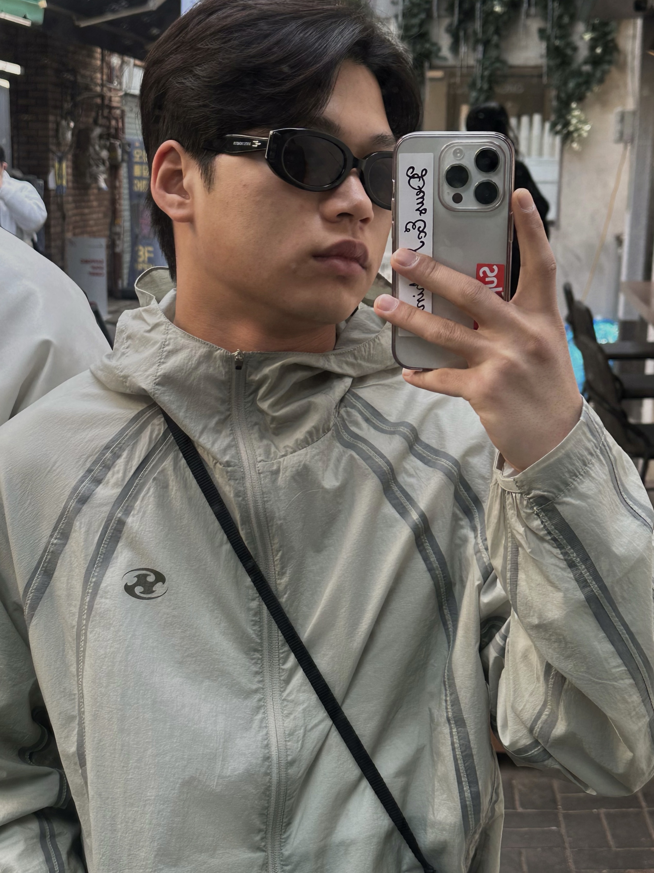 지맹 (@pip.e.e) 님의 게시물 | KREAM