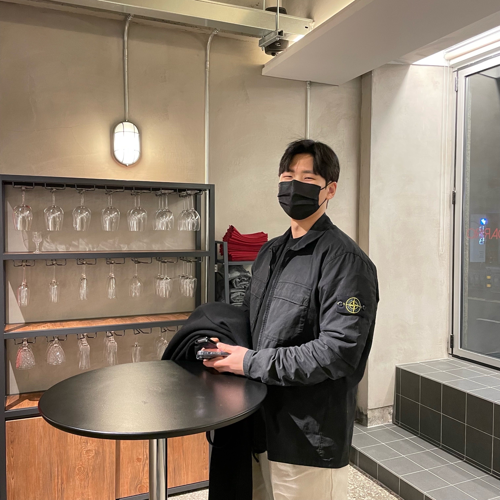 천방지축 청년자영업자 (@2.han_e) 님의 게시물 | KREAM