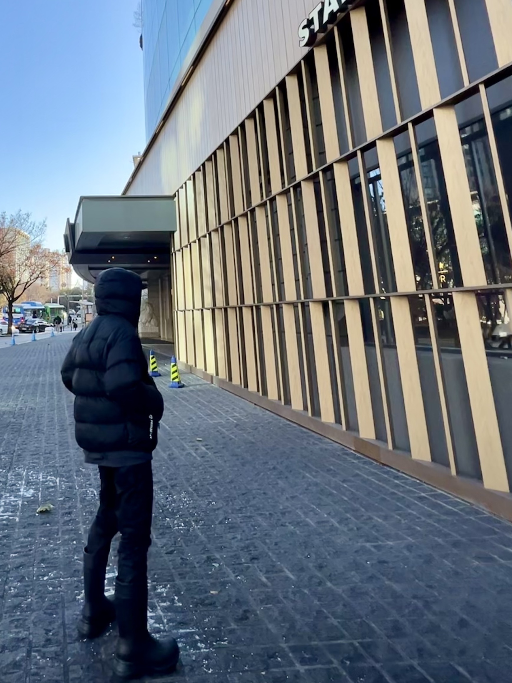 junns (@junns) 님의 게시물 | KREAM