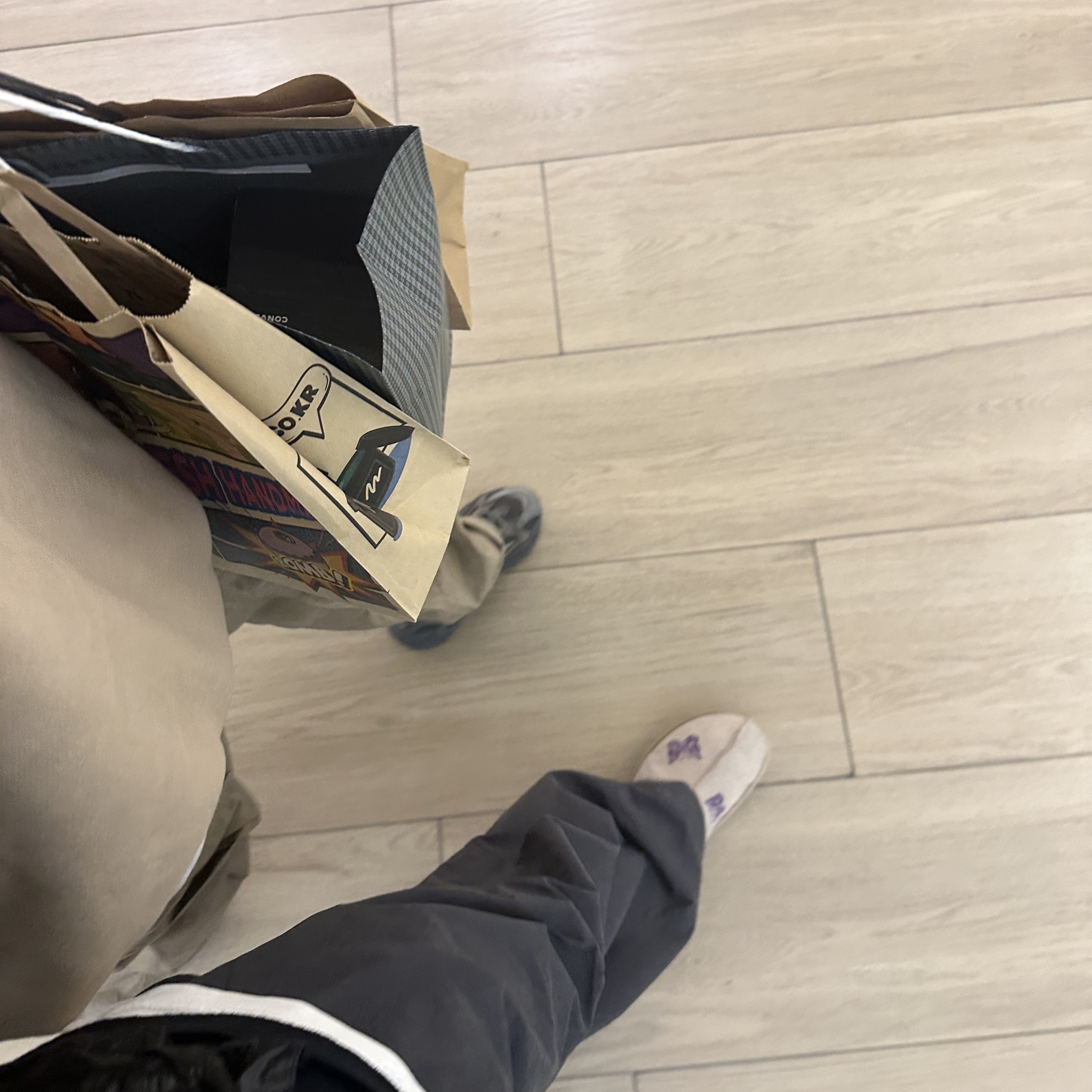 나이키슈즈 (@twbaq6) 님의 게시물 | KREAM