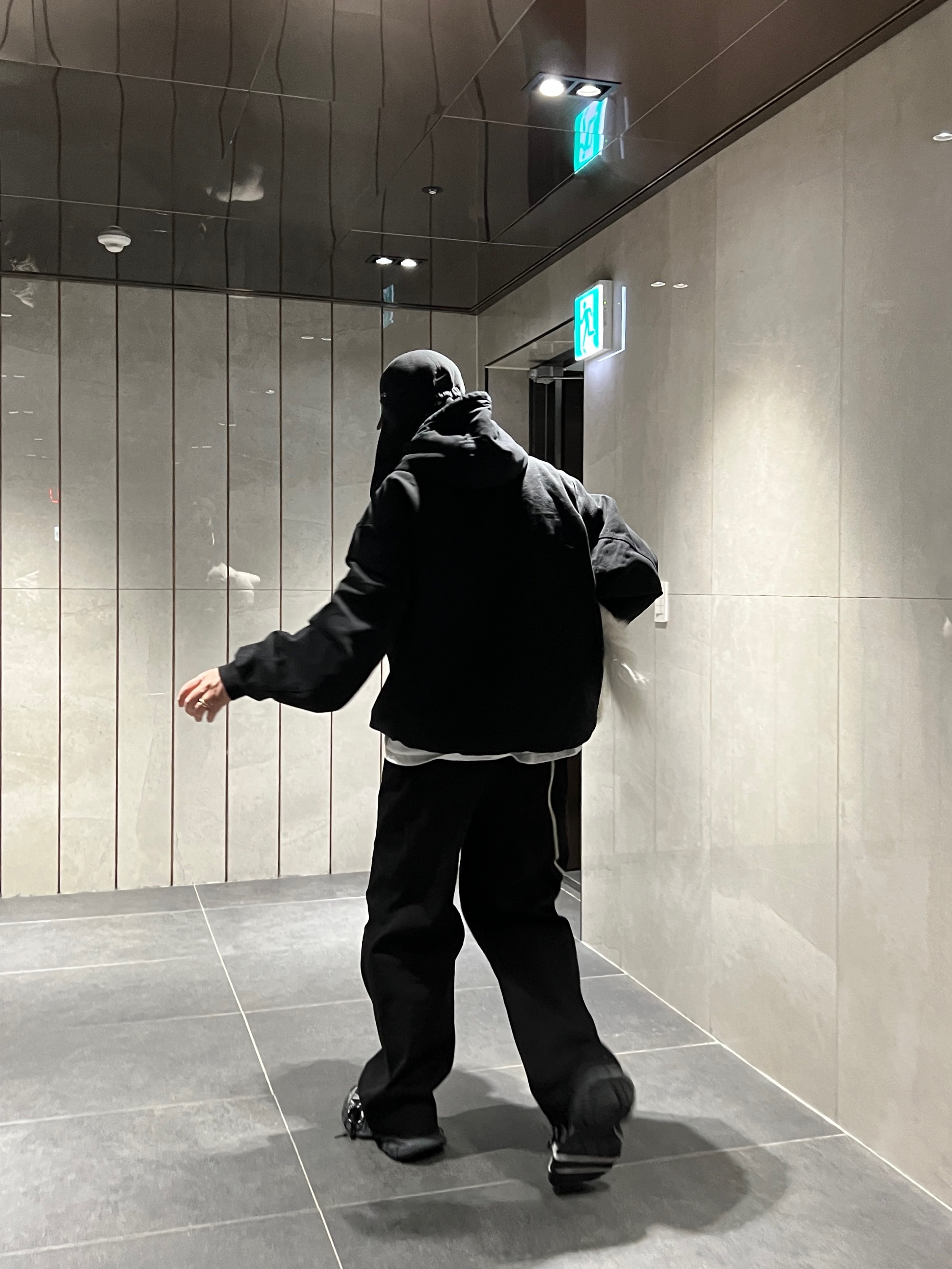 U갓jo던 (@ug0tj0rdan) 님의 게시물 | KREAM