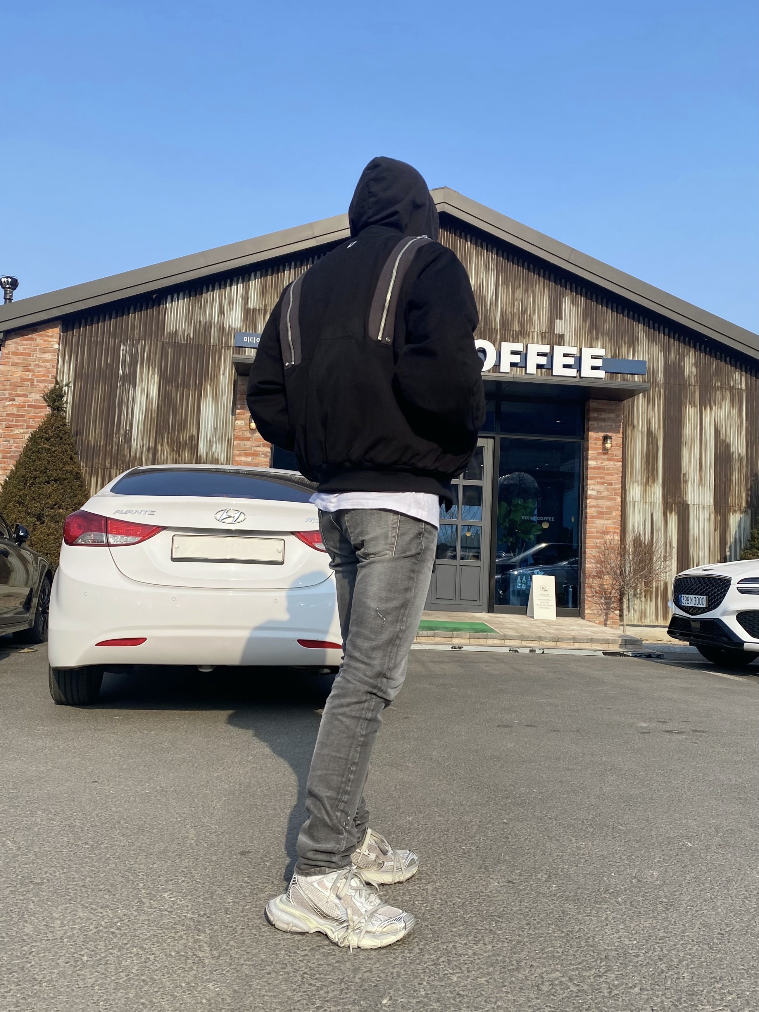 @𝙜𝙠𝙖𝙬𝙡𝙜𝙣𝙨(𝙎𝙝... (@gkawlgns) 님의 게시물 | KREAM