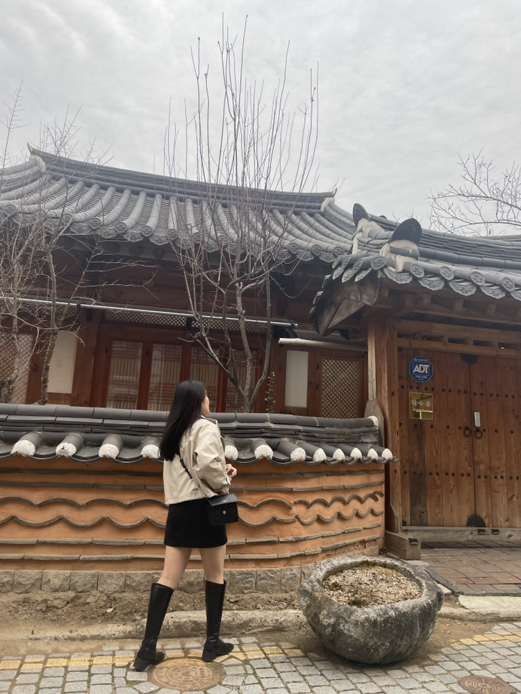 🐰🤍 (@azure__ui) 님의 게시물 | KREAM