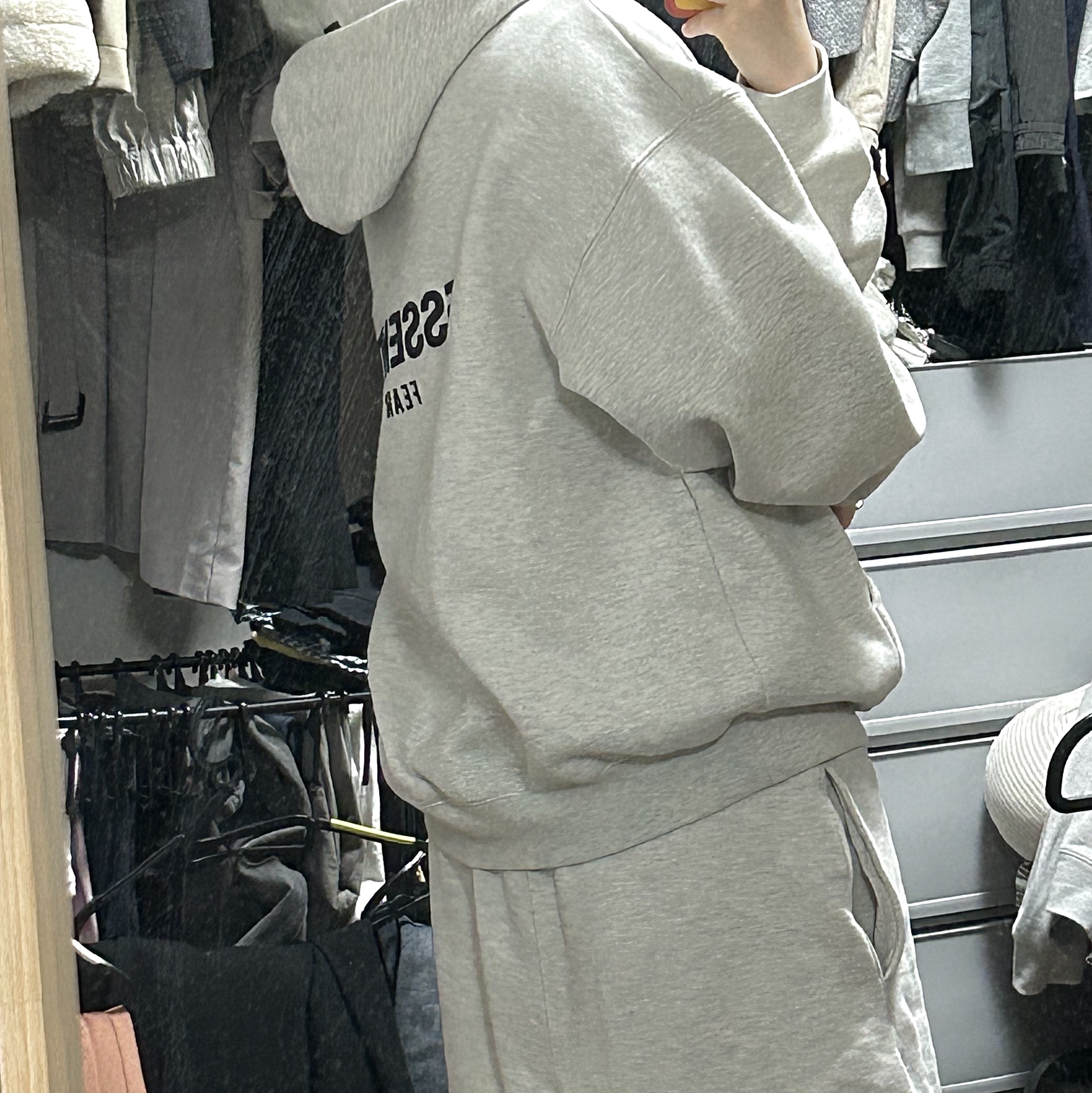 김뚱땡 (@zzung._.v) 님의 게시물 | KREAM