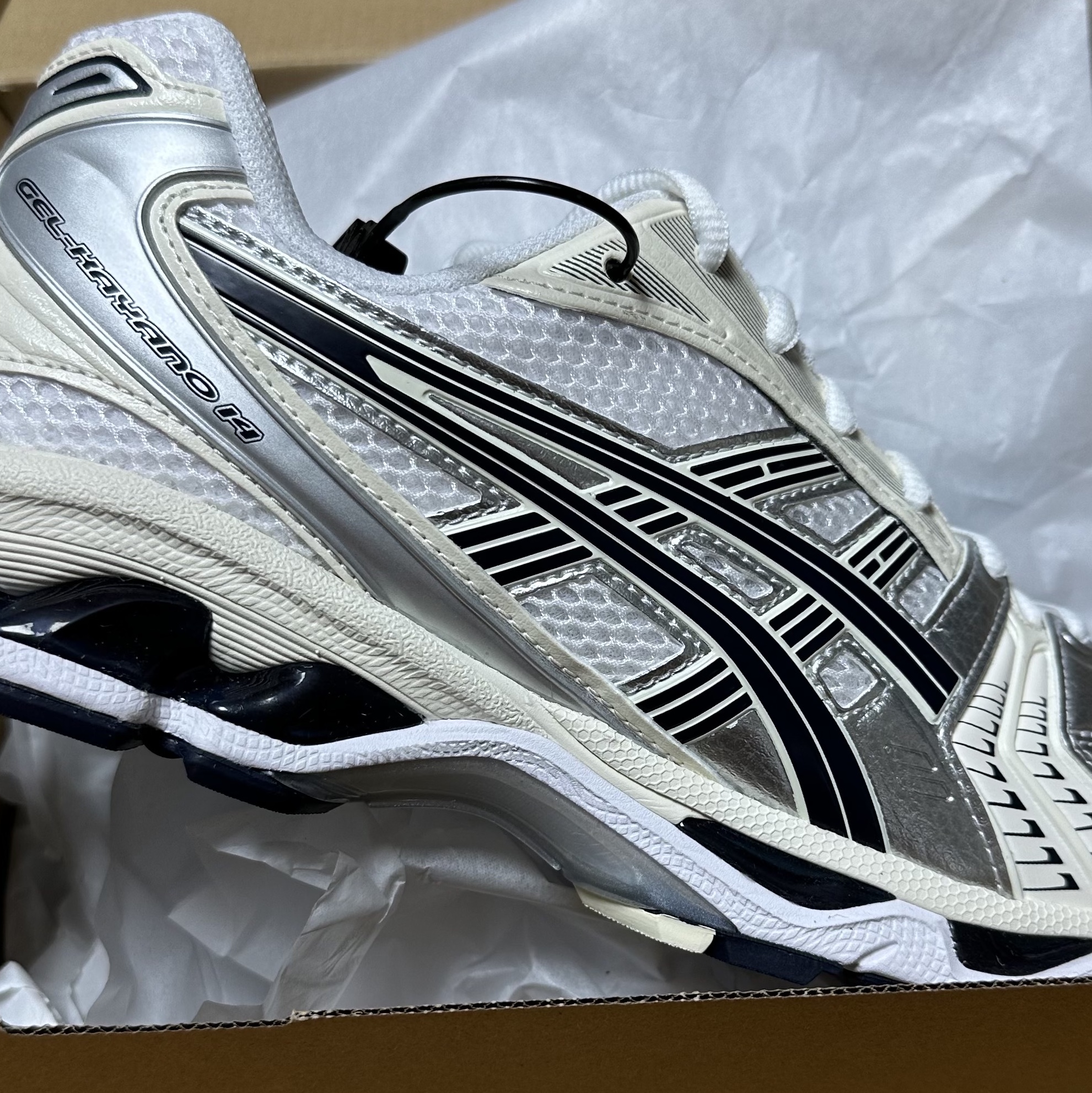 김도천 (@do1002_) 님의 게시물 | KREAM