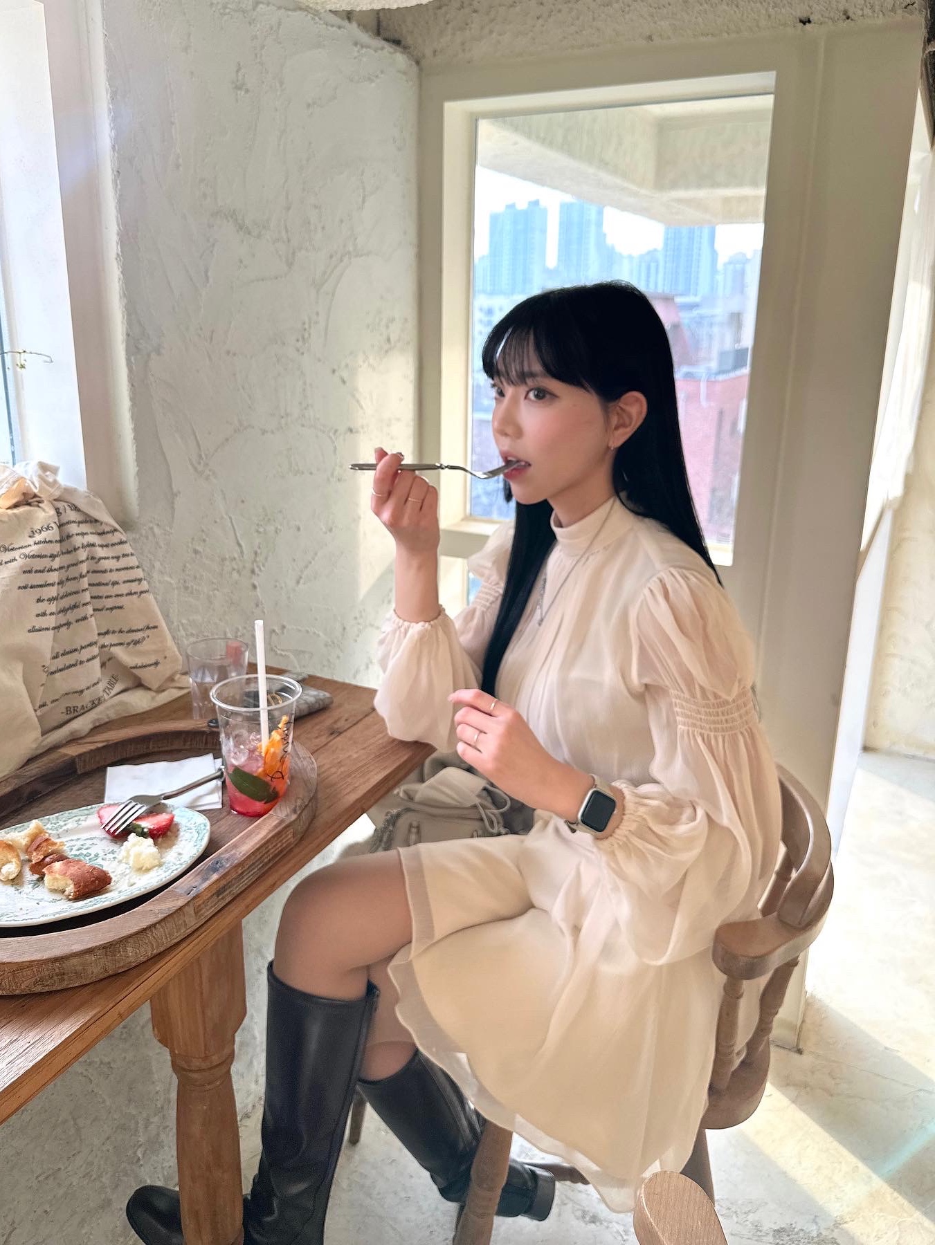 민주 (@miing.9) 님의 게시물 | KREAM