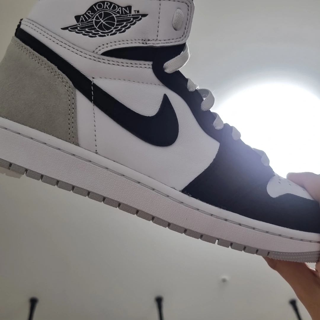 dhtjdans1122 (@jt4r25) 님의 게시물 | KREAM