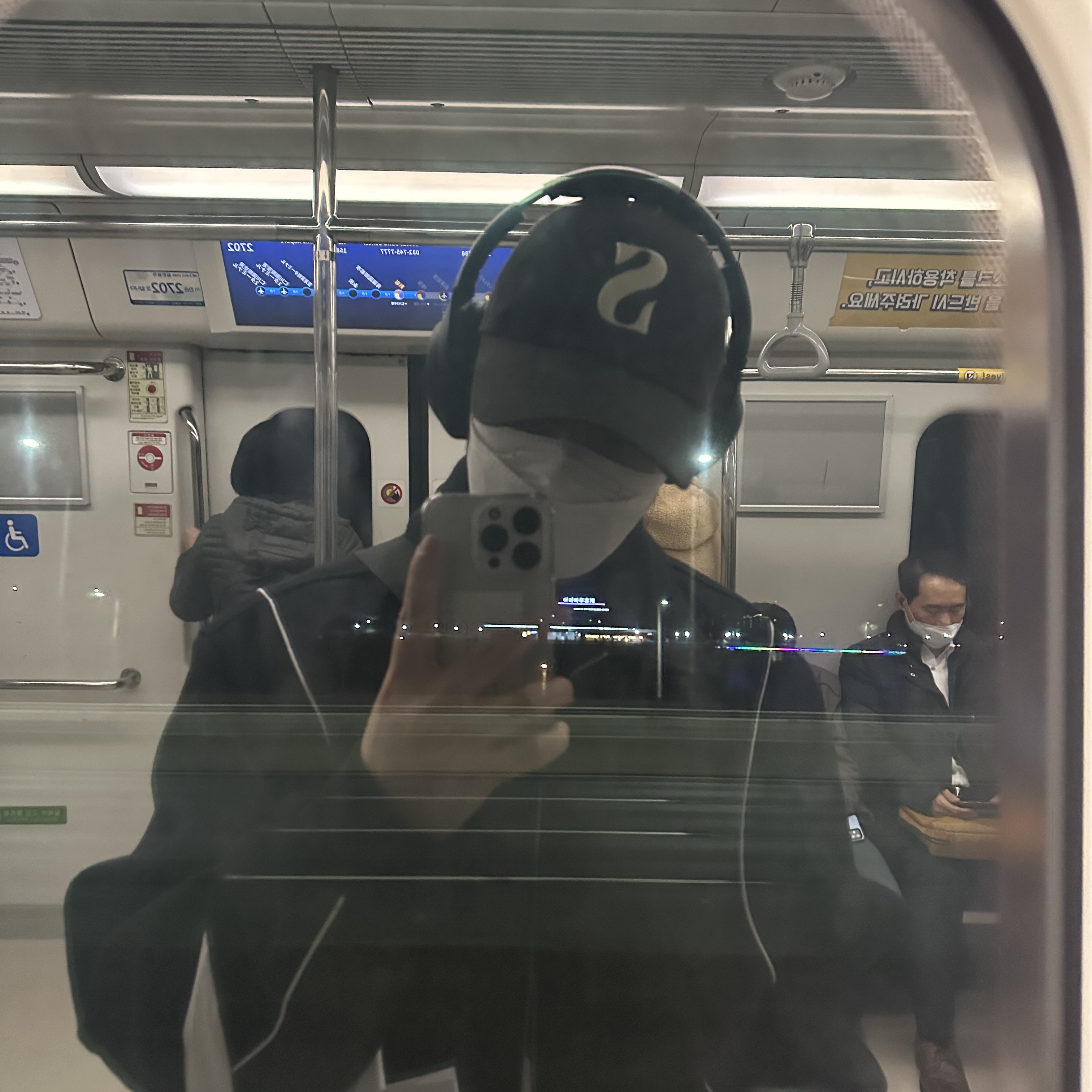 옷이없다.. (@tjdgur0_0) 님의 게시물 | KREAM