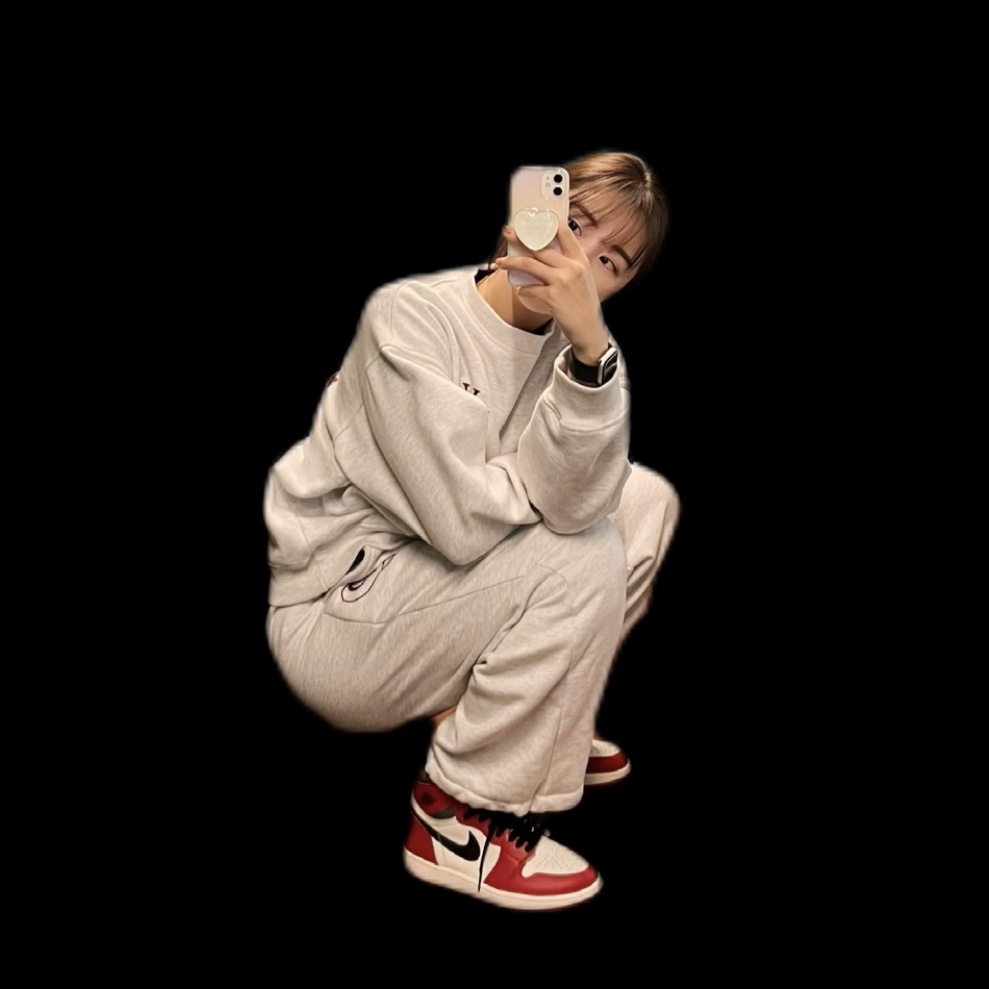 아리 (@ar_s2) 님의 게시물 | KREAM