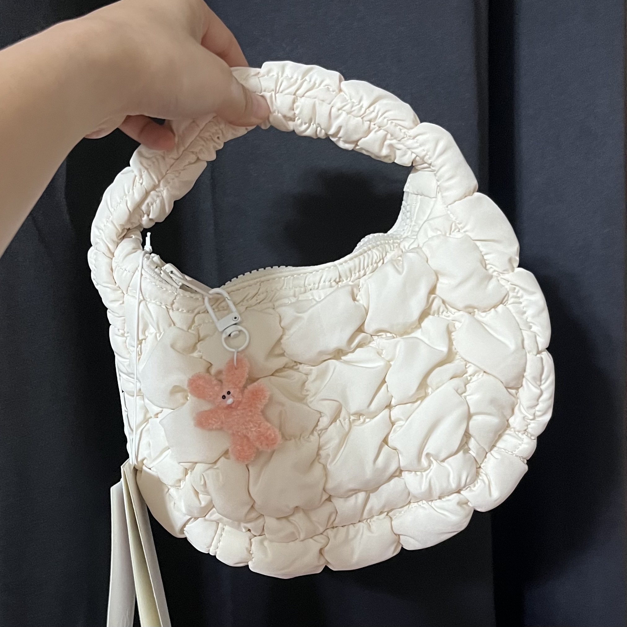 (@moonyomi) 님의 게시물 | KREAM