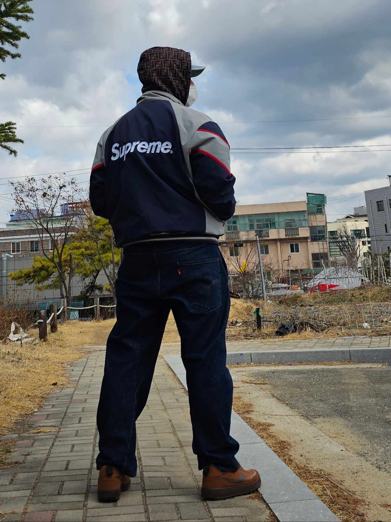 코난 (@_lets_be) 님의 게시물 | KREAM