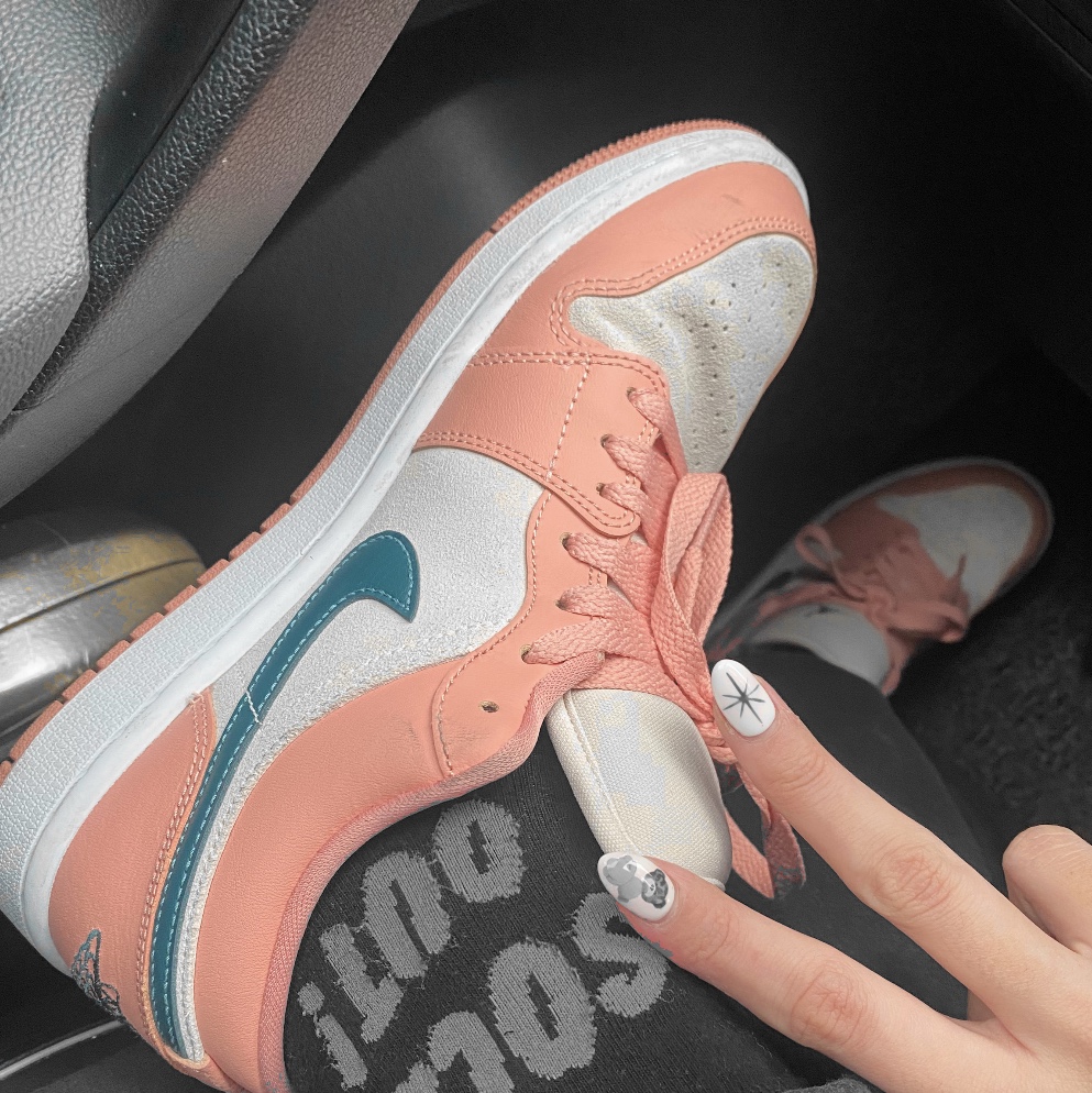 디온 (@dixn_pyn) 님의 게시물 | KREAM