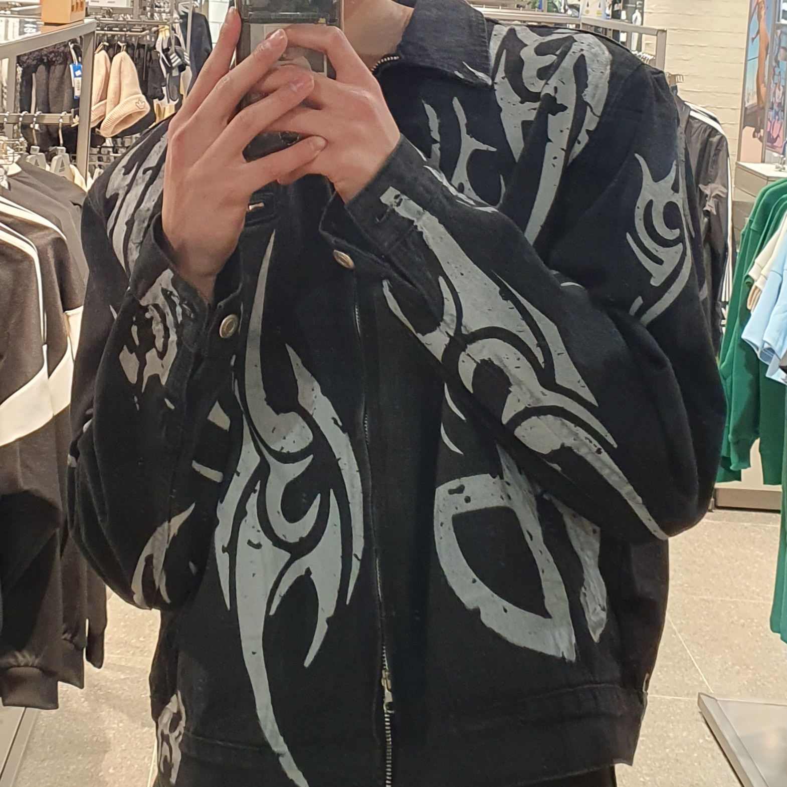 ceo990120 (@eaaaaazy_soo) 님의 게시물 | KREAM