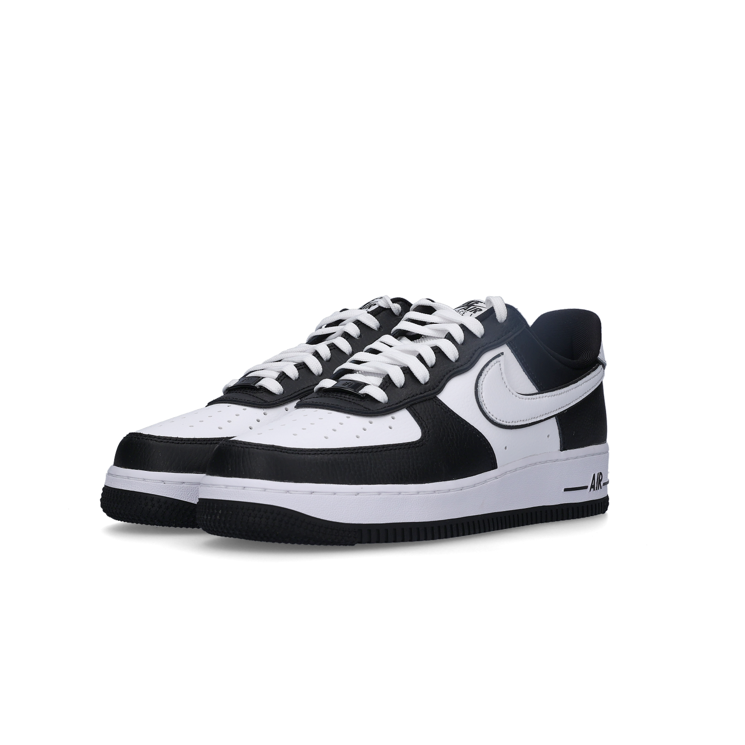나이키 에어포스 1 '07 LV8 화이트 블랙 | KREAM