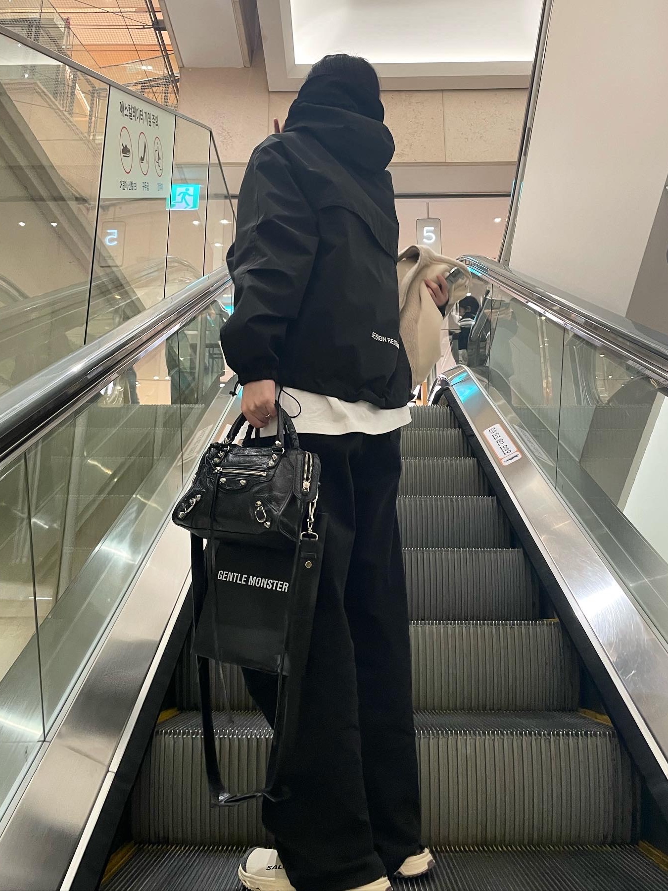 (@pvrkrin) 님의 게시물 | KREAM