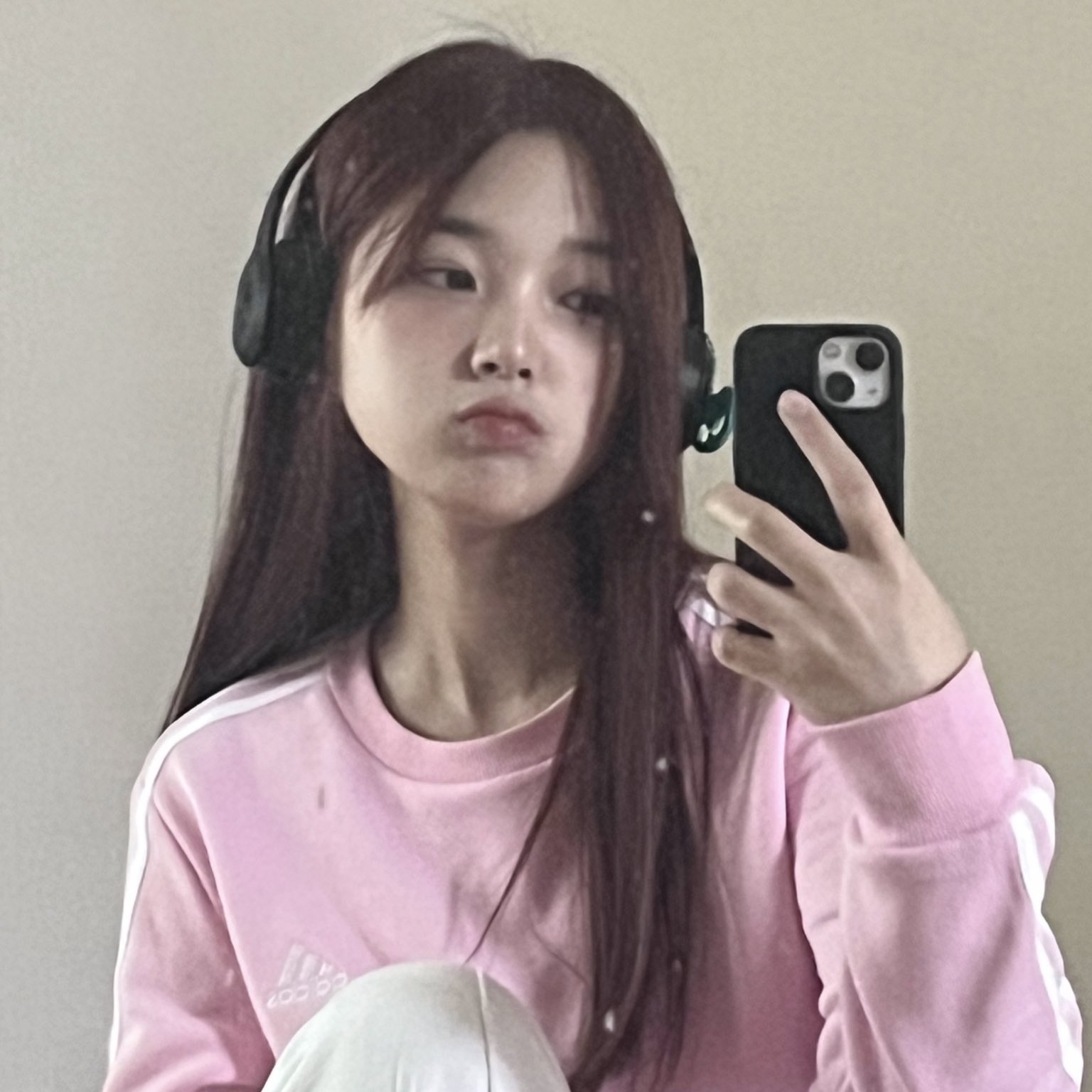 g2cmkyxn5t (@p47r4f) 님의 게시물 | KREAM