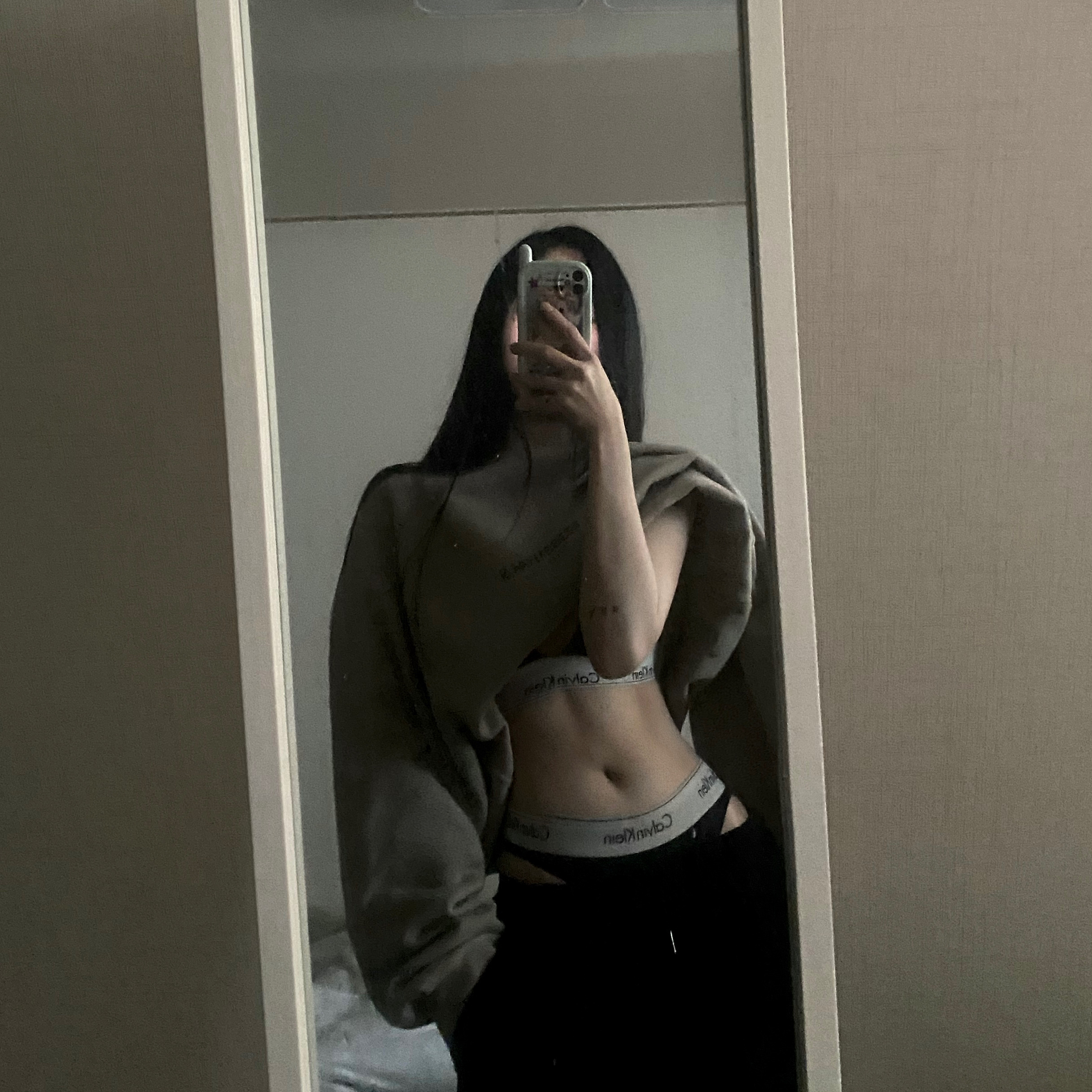 서녜 (@cseonye) 님의 게시물 | KREAM