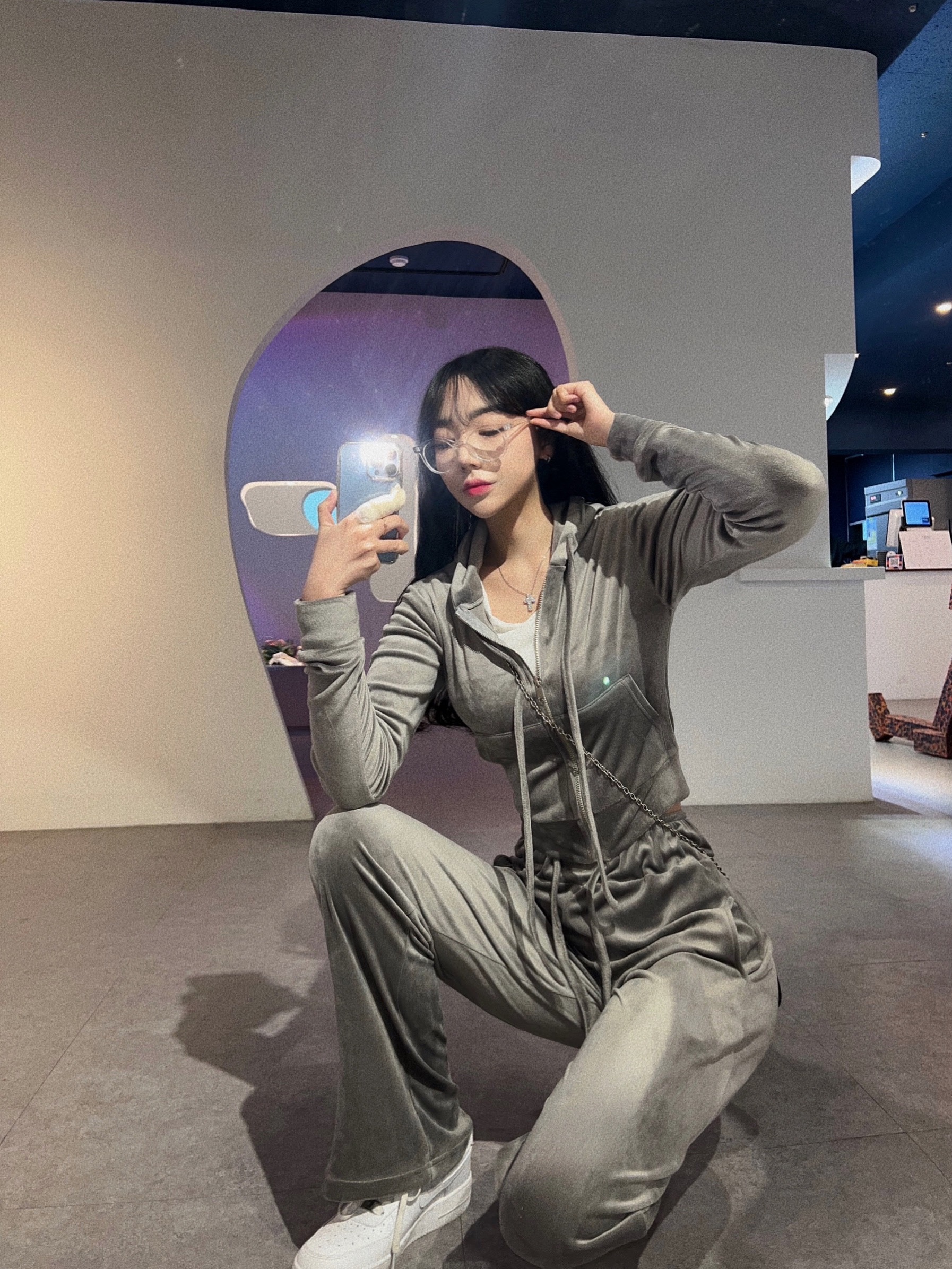 지수 (@ljsww) 님의 게시물 | KREAM