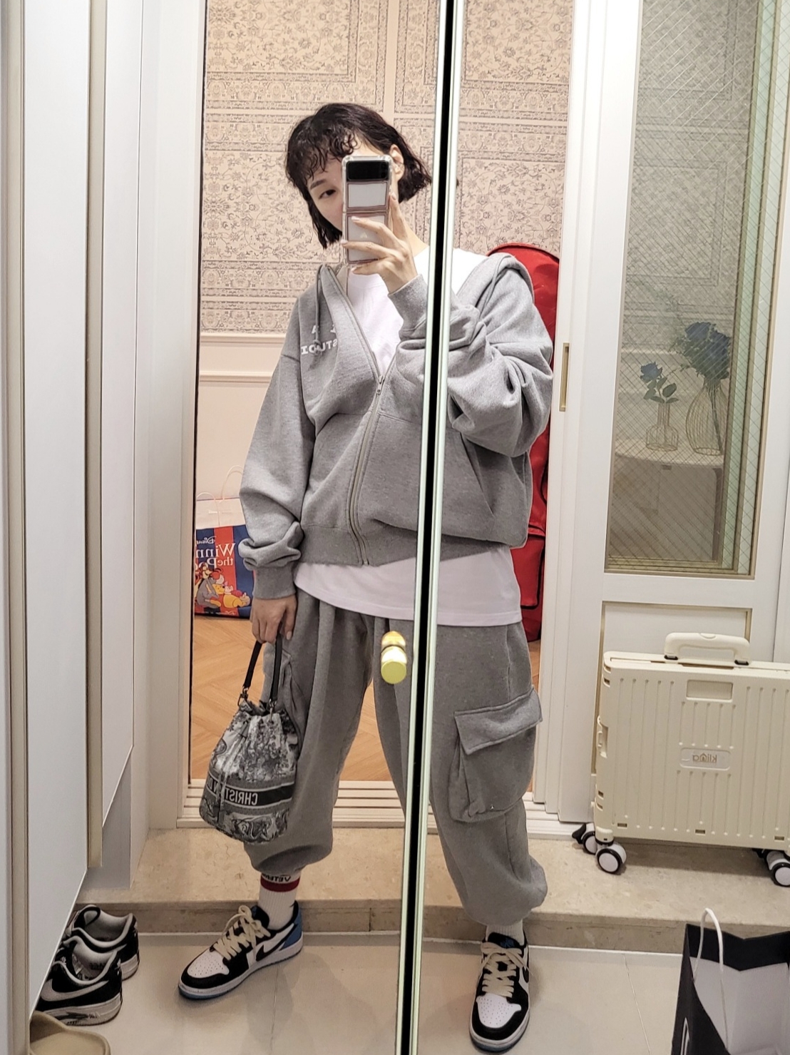 슘짱 (@sumin0122) 님의 게시물 | KREAM