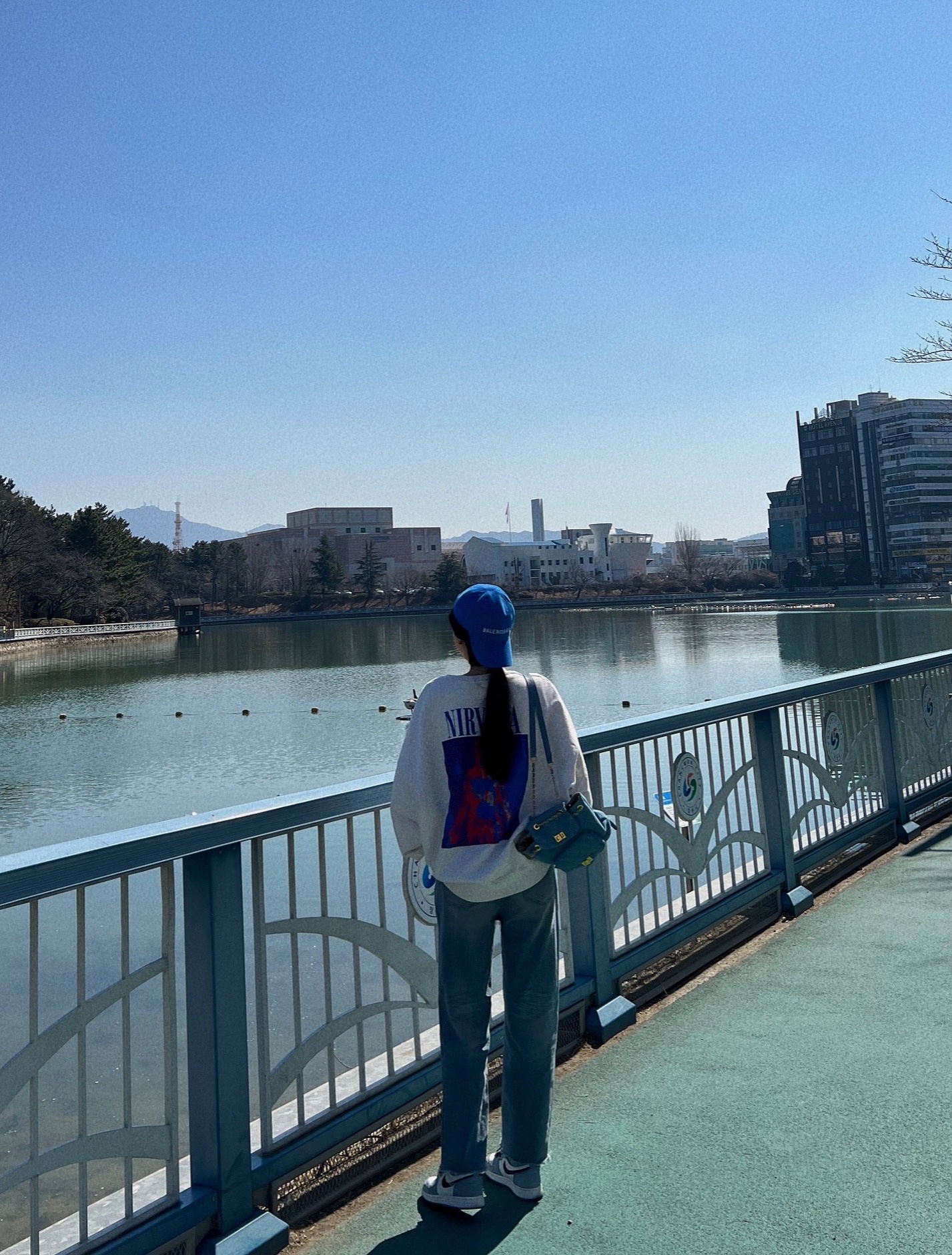 지수 (@ljsww) 님의 게시물 | KREAM