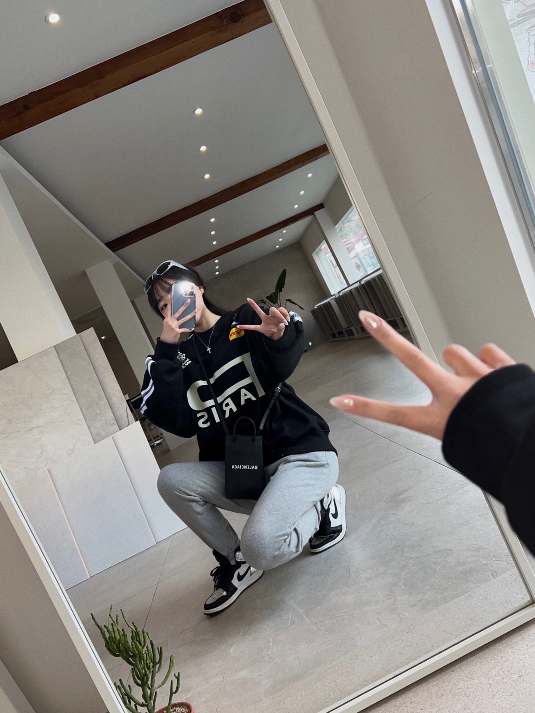 지수 (@ljsww) 님의 게시물 | KREAM