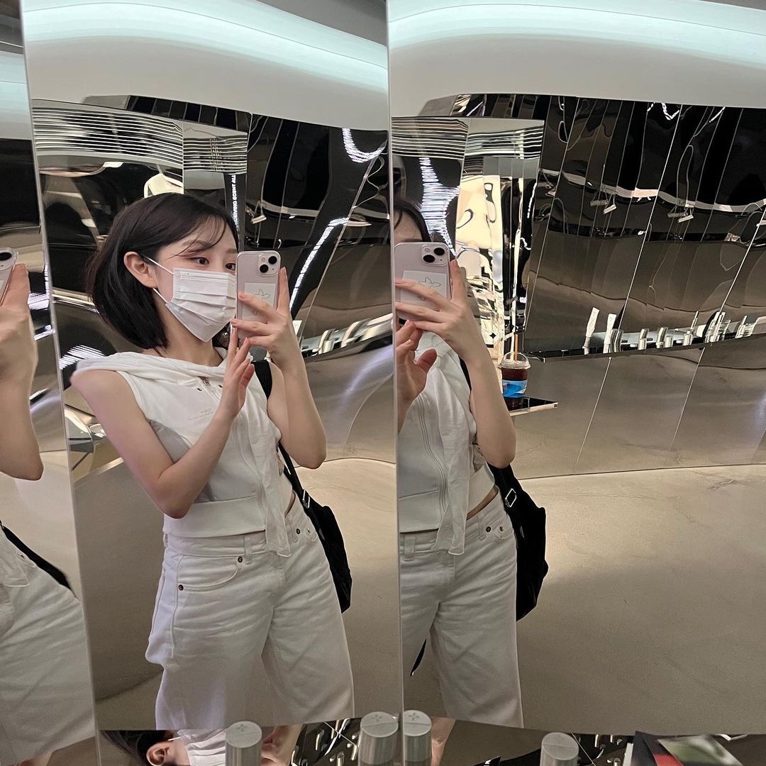 (@collect_any) 님의 게시물 | KREAM