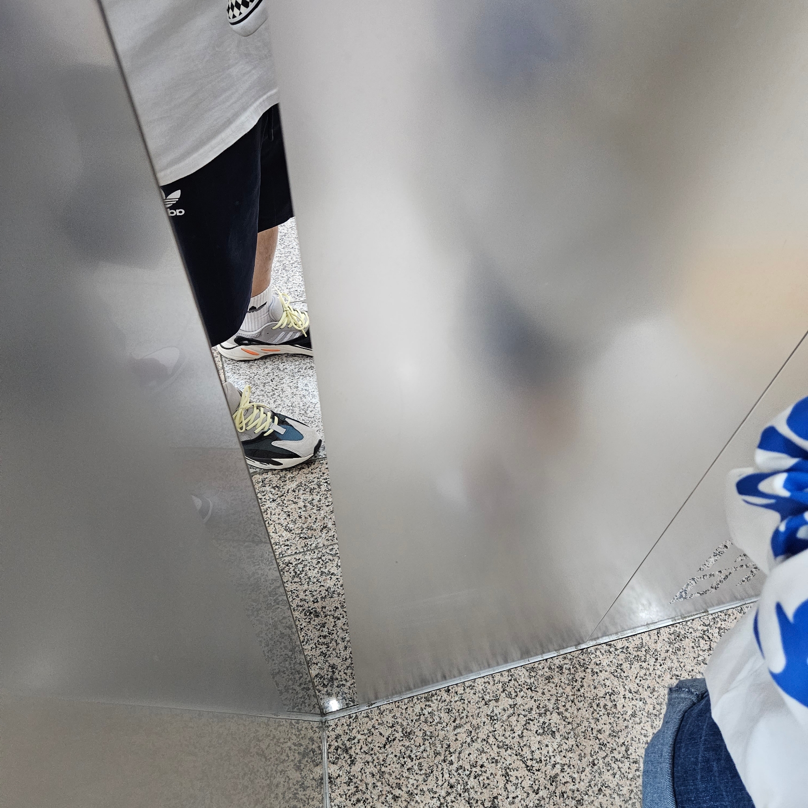 해루 (@heruda) 님의 게시물 | KREAM