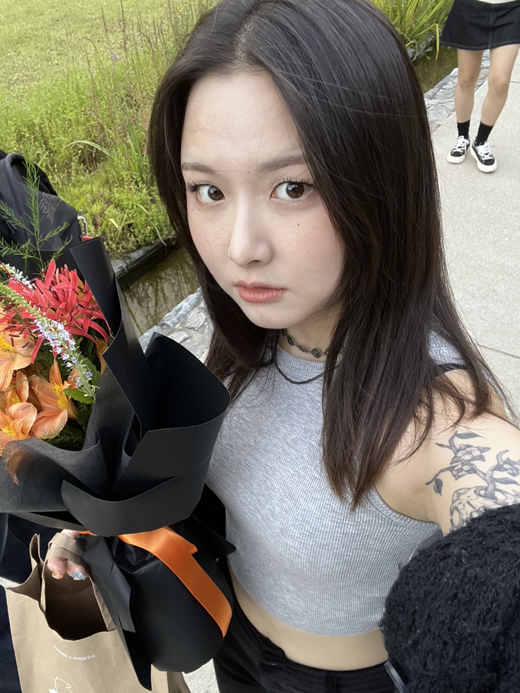 백보람 (@marob77) 님의 게시물 | KREAM