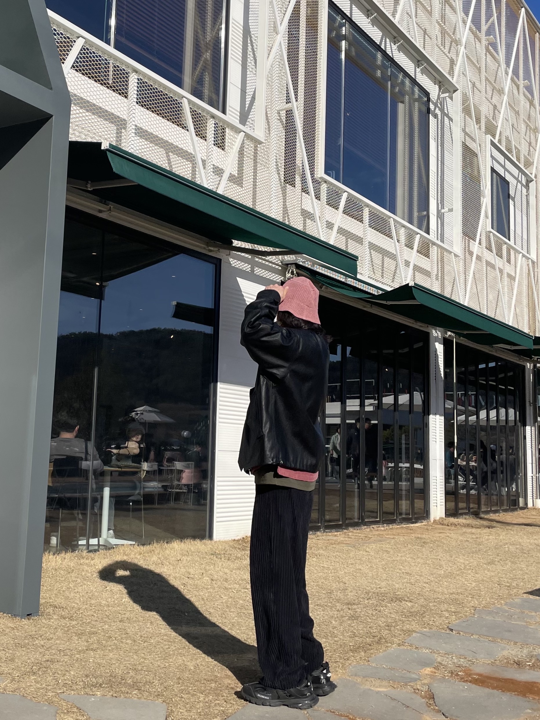 CHA (@c__11) 님의 게시물 | KREAM