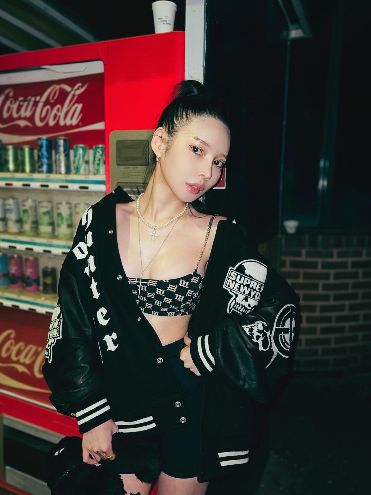 🖤🤍🖤 | KREAM