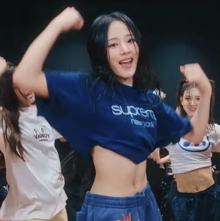 rkdgofls (@kang_haerin) 님의 게시물 | KREAM