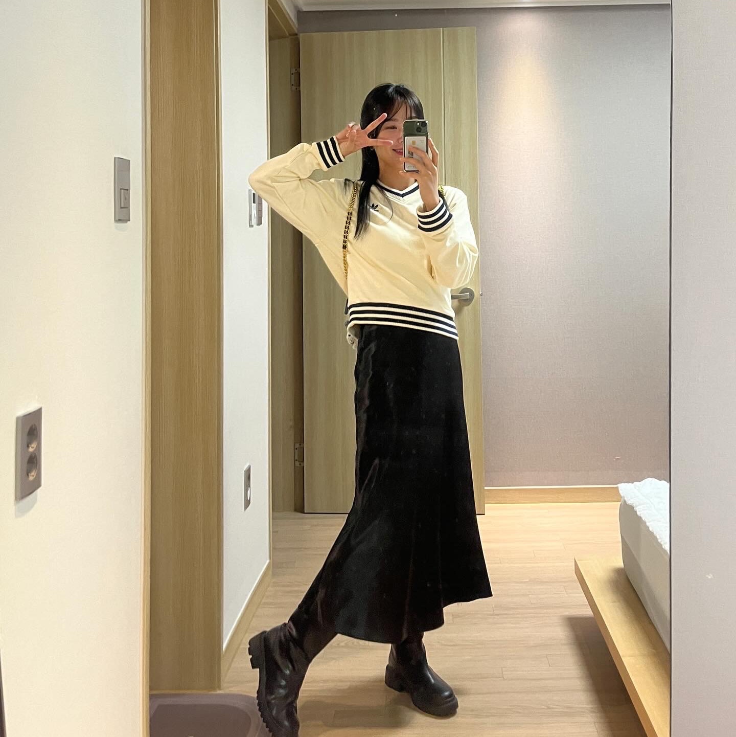 나혀이 (@luv_hyoee) 님의 게시물 | KREAM