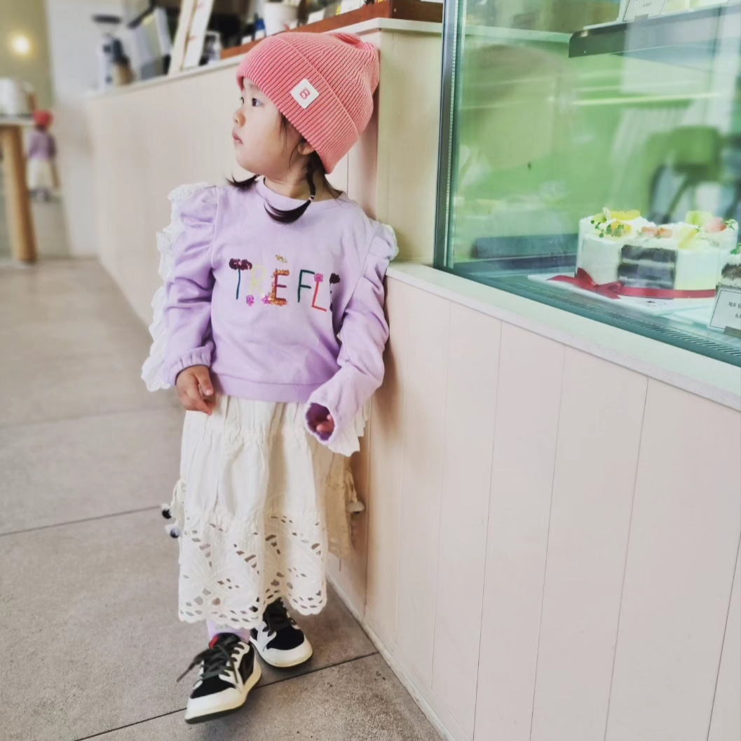 빼꼼맘 (@young_na89) 님의 게시물 | KREAM