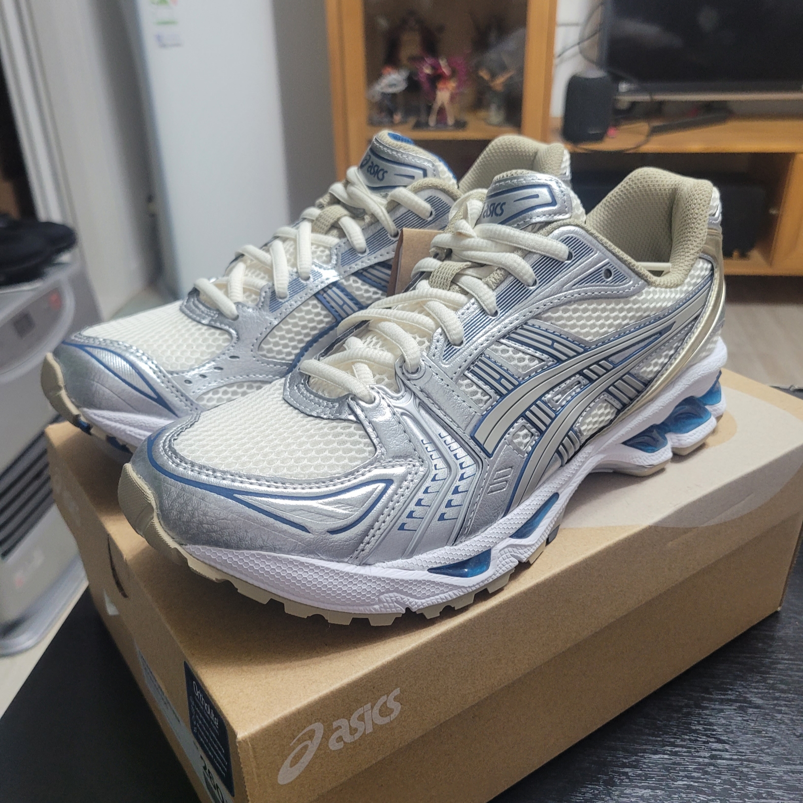 이재홍 (@hong3023) 님의 게시물 | KREAM