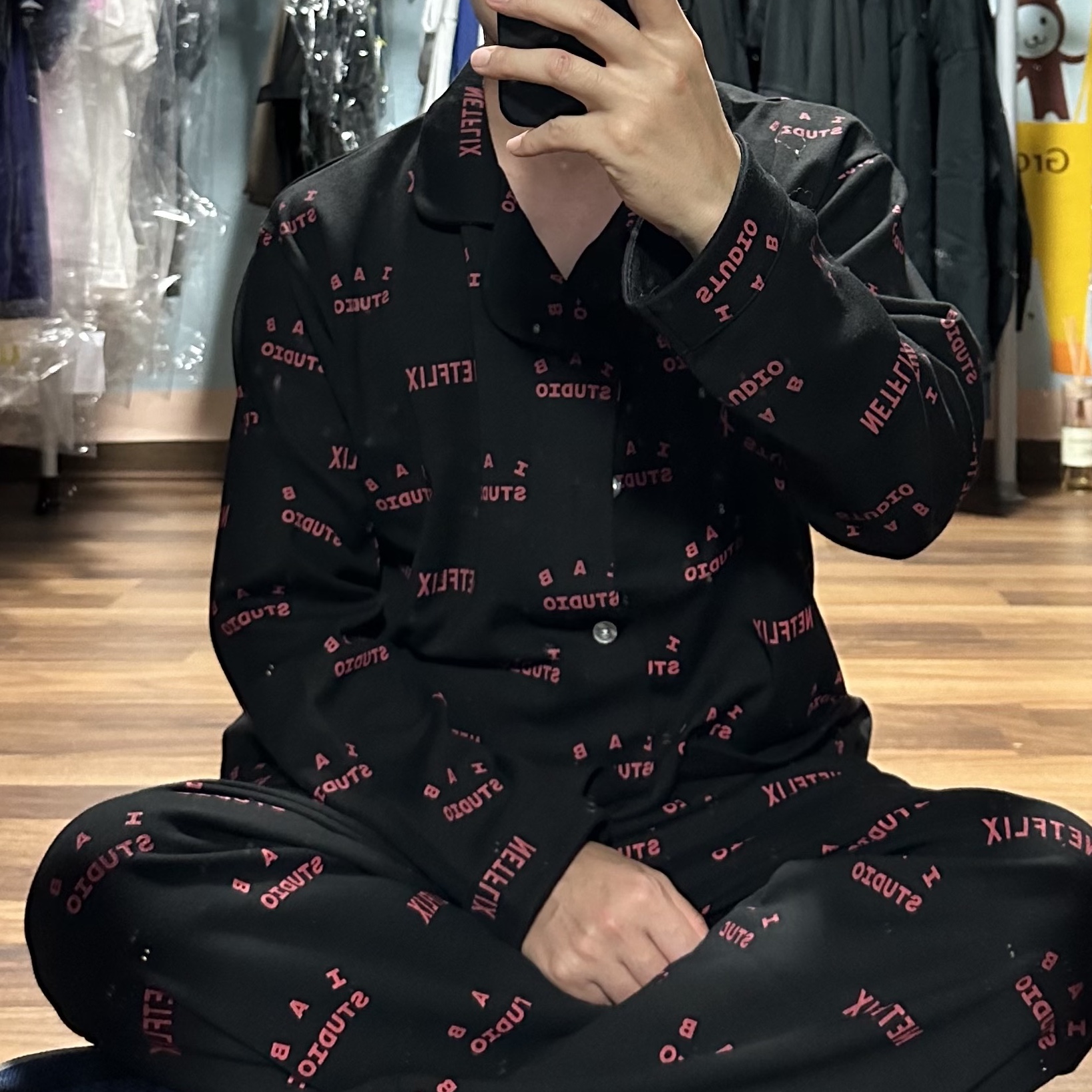 IAB x NETFLIX M size | KREAM