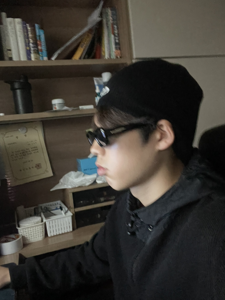 JM (@yyyyyug) 님의 게시물 | KREAM