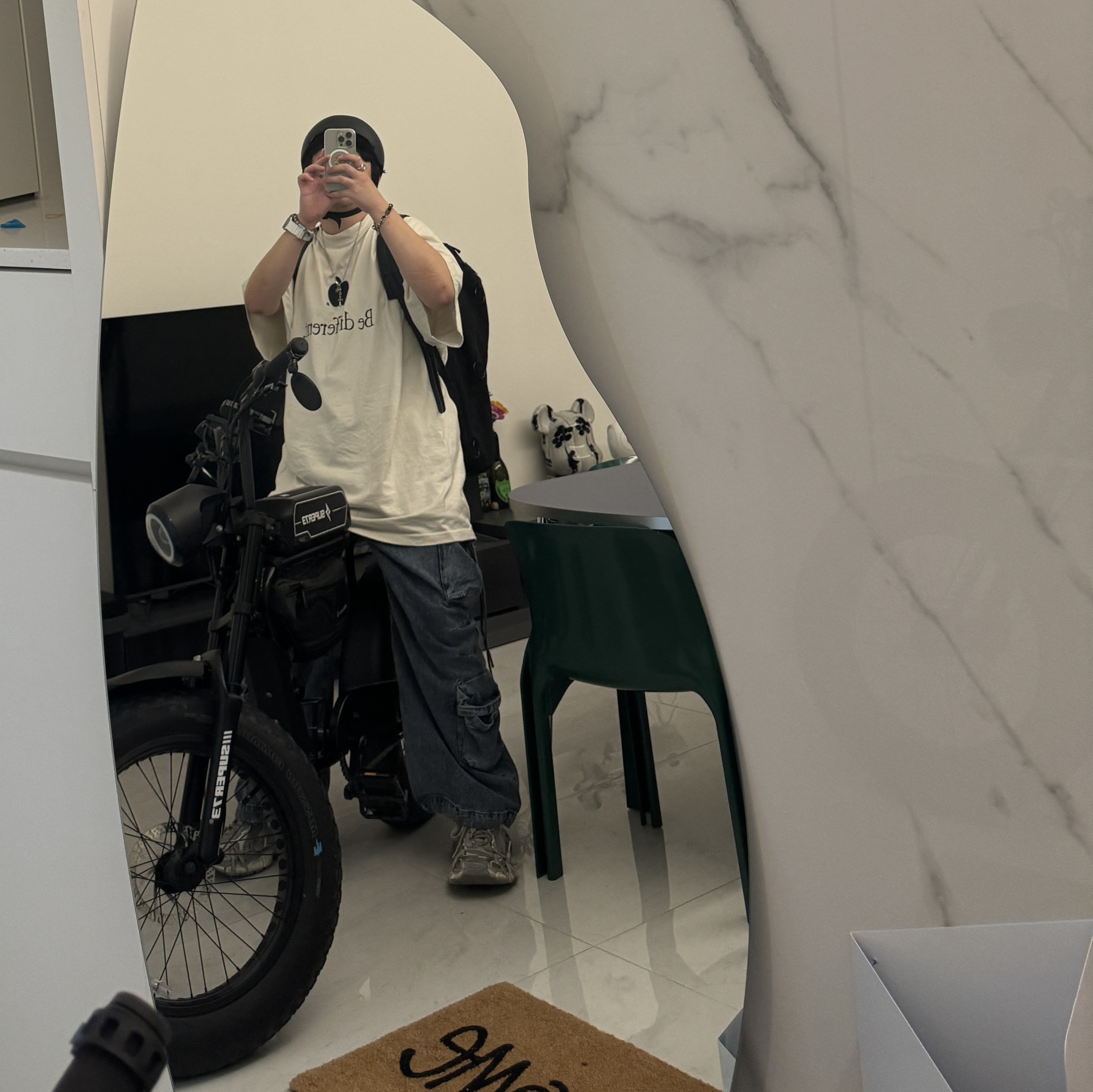 @ineedourspace (@ineedourspace) 님의 게시물 | KREAM