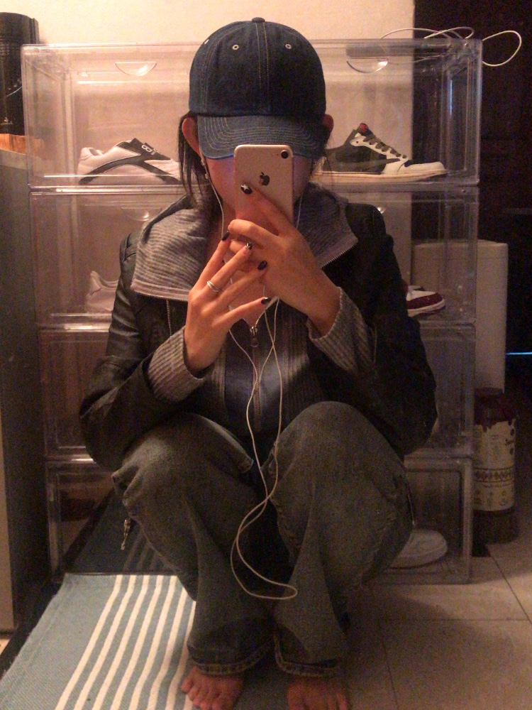 (@ilovl5b0i) 님의 게시물 | KREAM