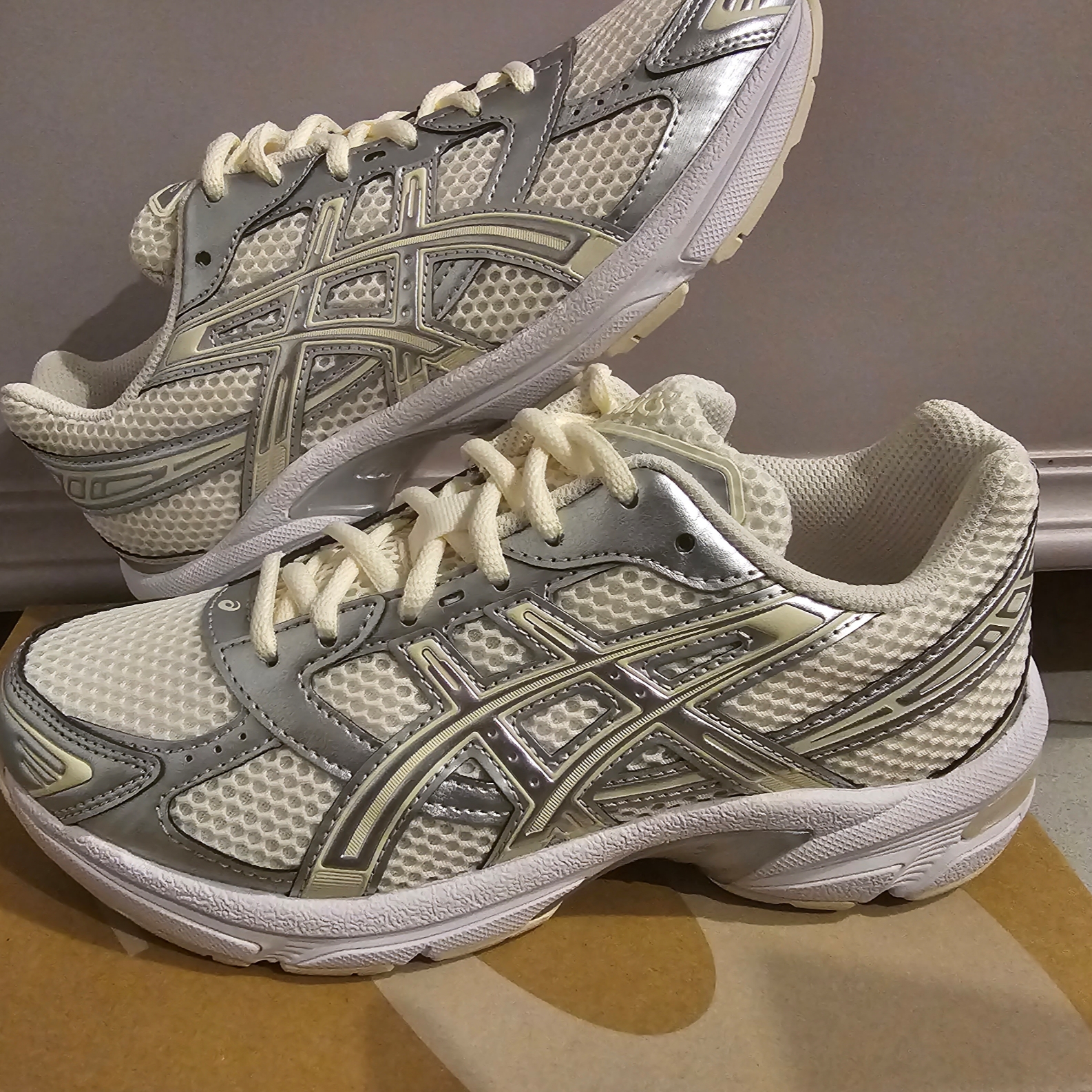 gkrhkdrlf1 (@hggil) 님의 게시물 | KREAM