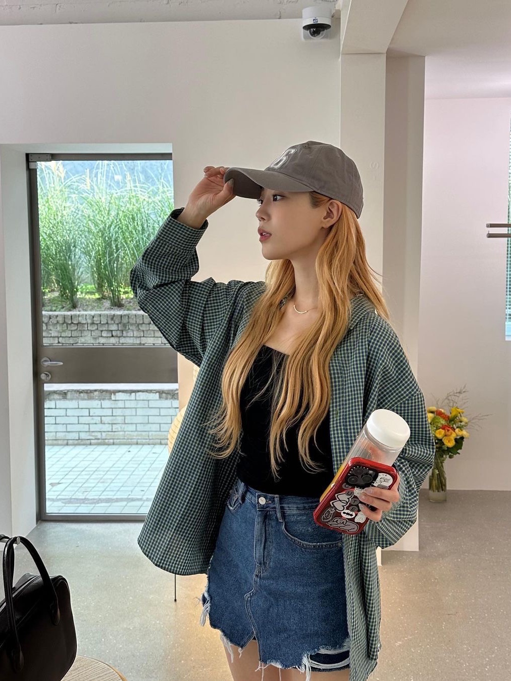 That girl (@style_everyday) 님의 게시물 | KREAM