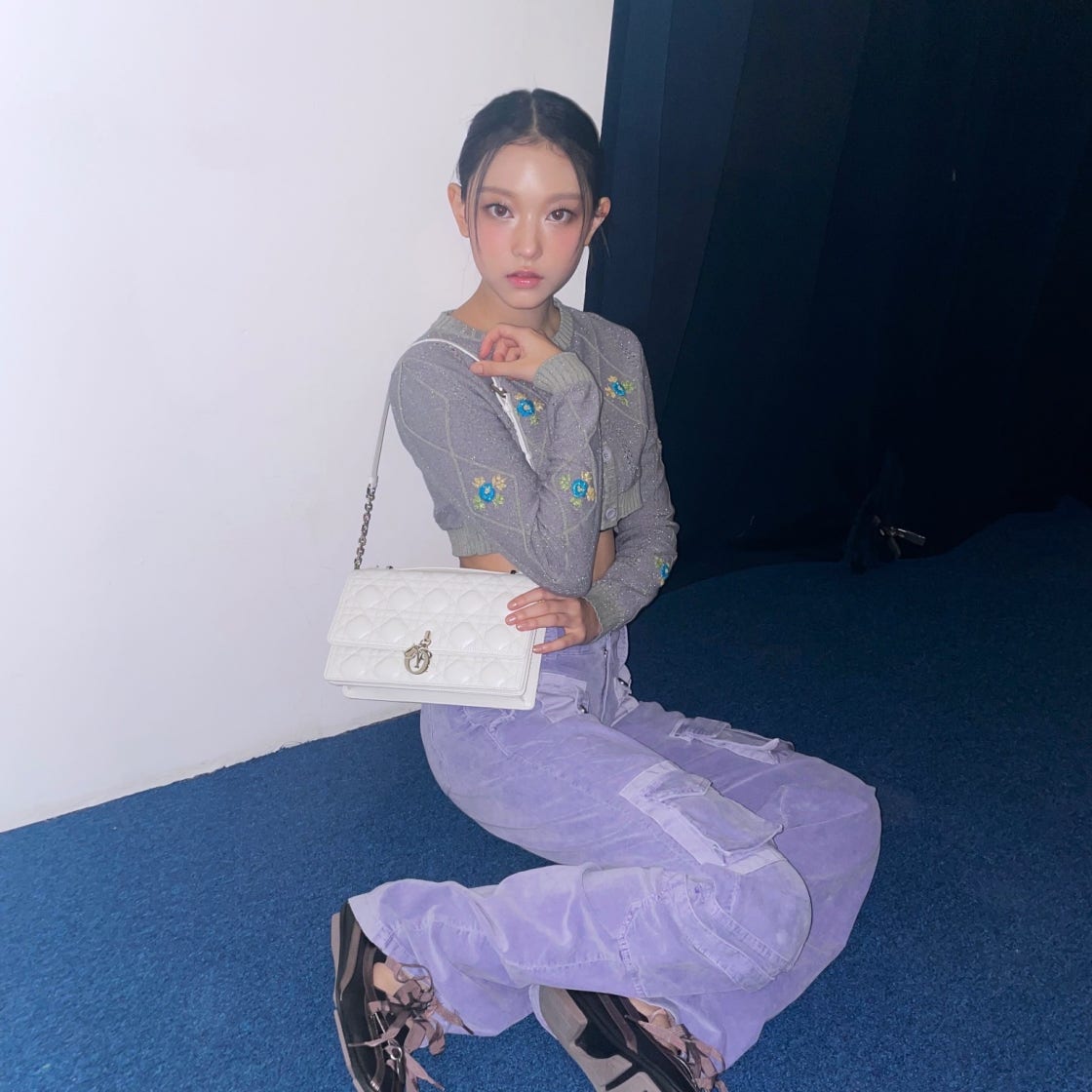 rkdgofls (@kang_haerin) 님의 게시물 | KREAM