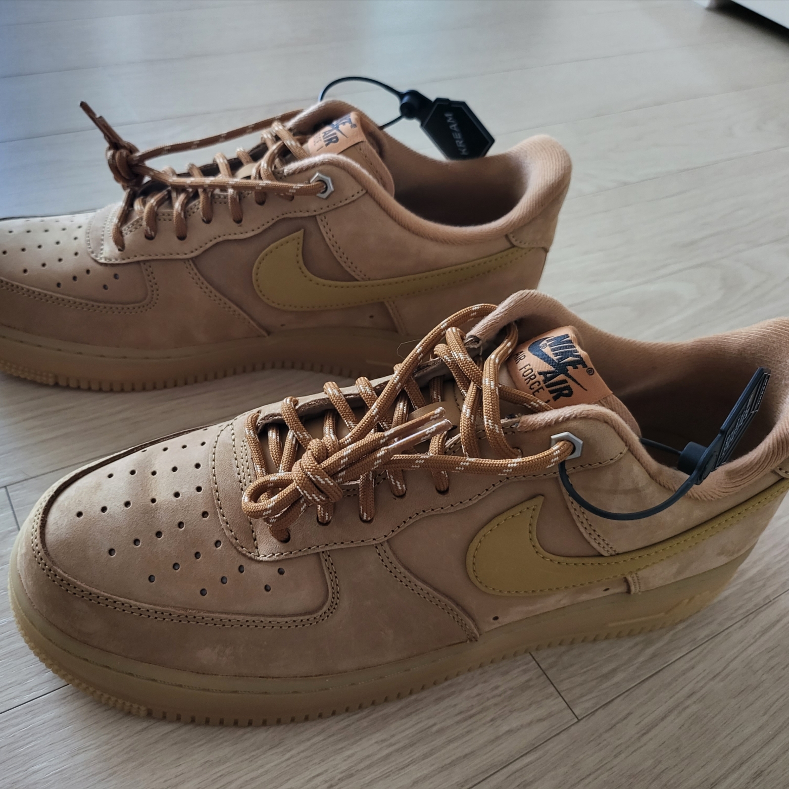 (@wook_ll) 님의 게시물 | KREAM