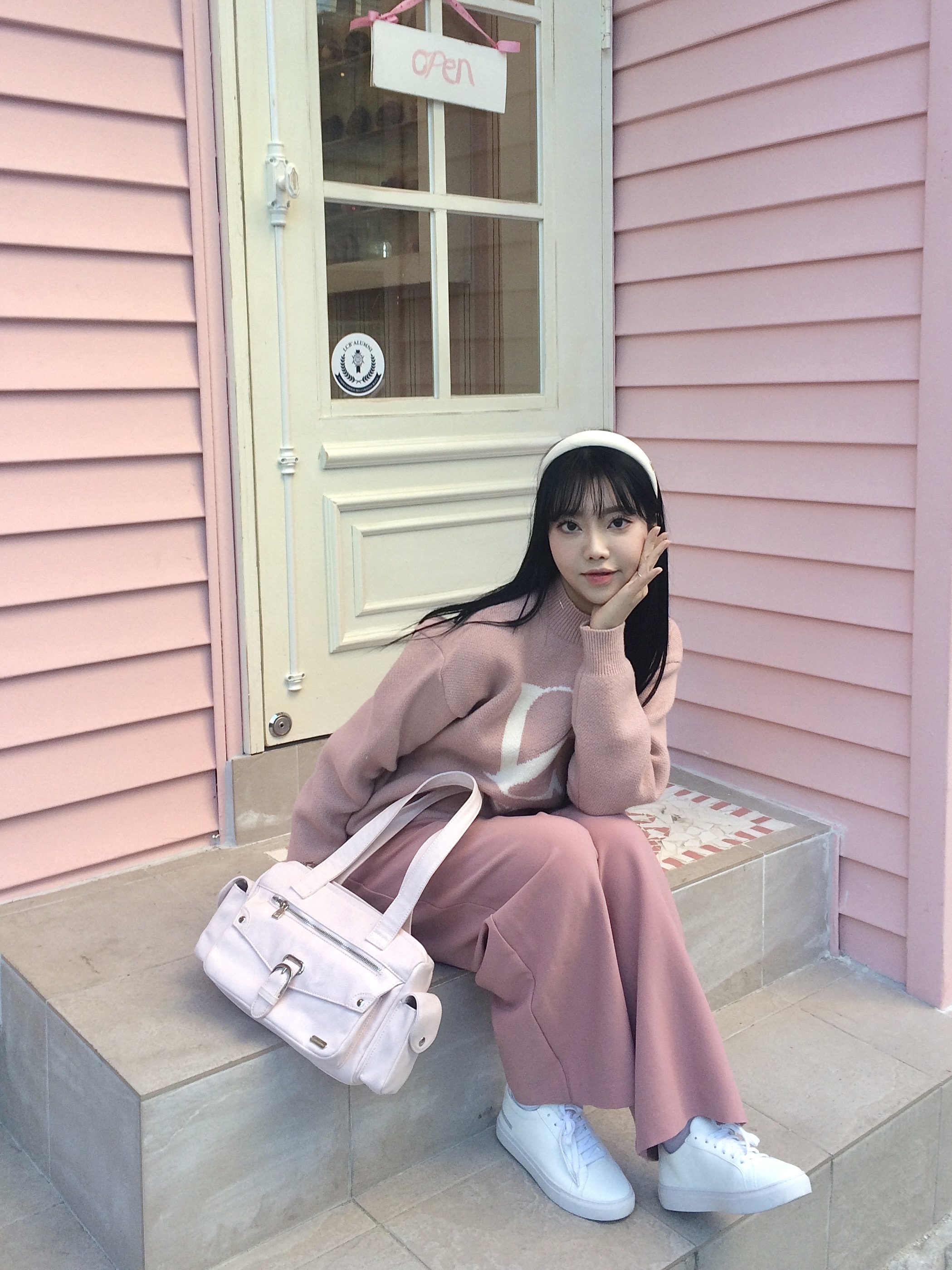 민주 (@miing.9) 님의 게시물 | KREAM