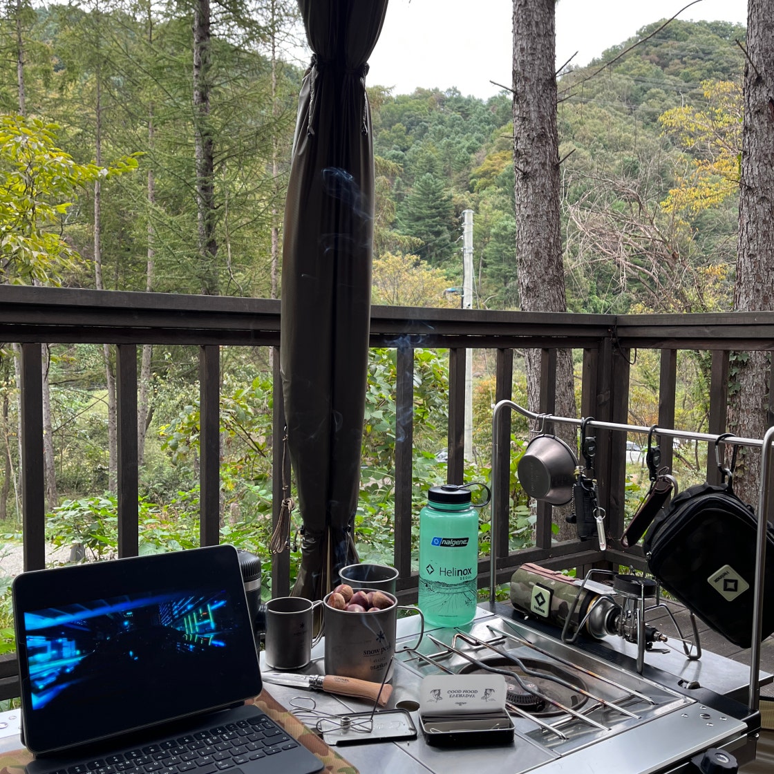 캠핑 필수품 | KREAM