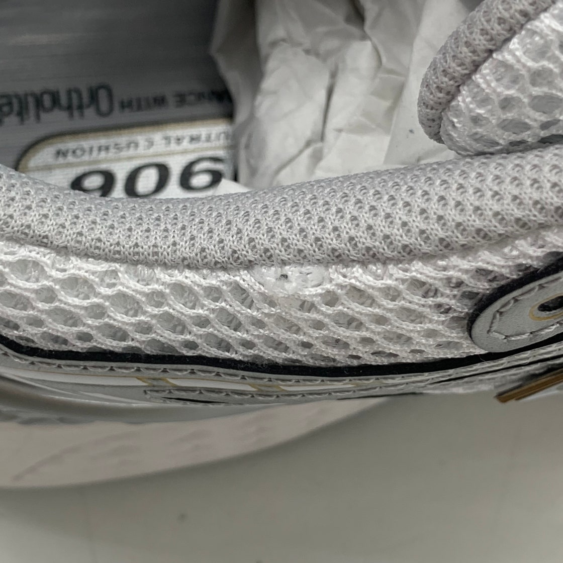 뉴발란스 1906R 화이트 메탈릭 실버 | KREAM