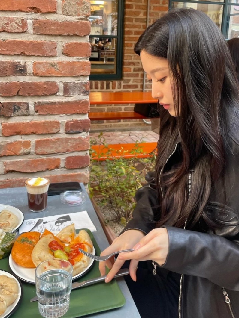 get shopping... (@wish1ist) 님의 게시물 | KREAM