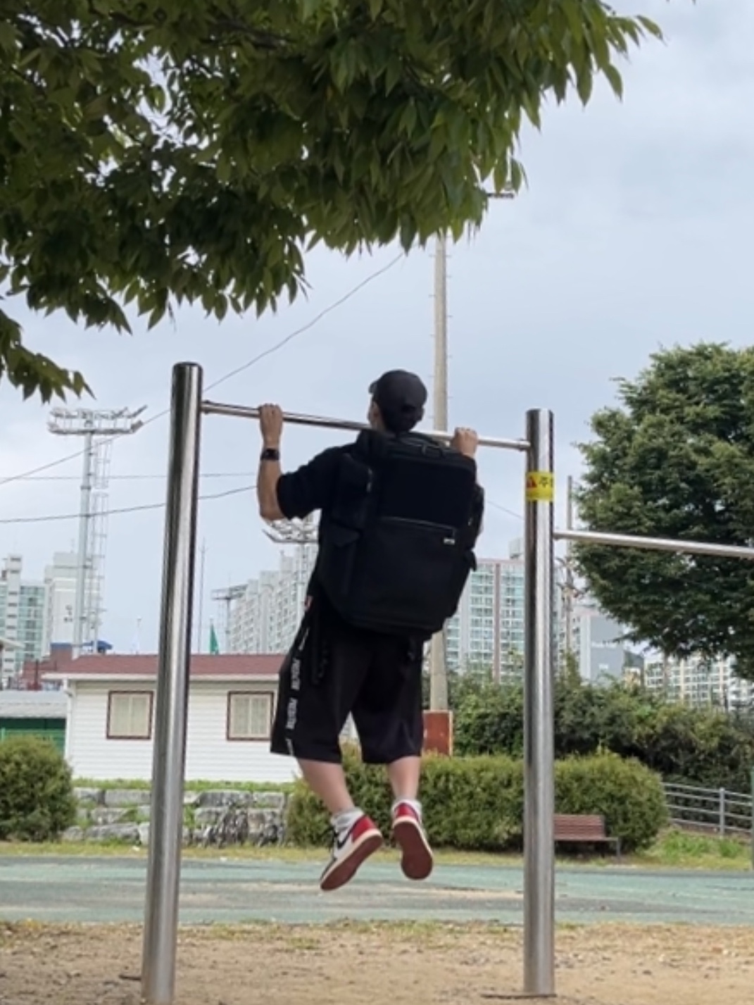 ? (@jhkk__) 님의 게시물 | KREAM