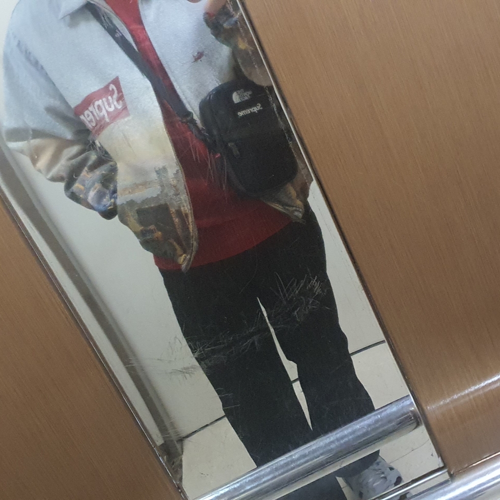 (@luv_yourself) 님의 게시물 | KREAM