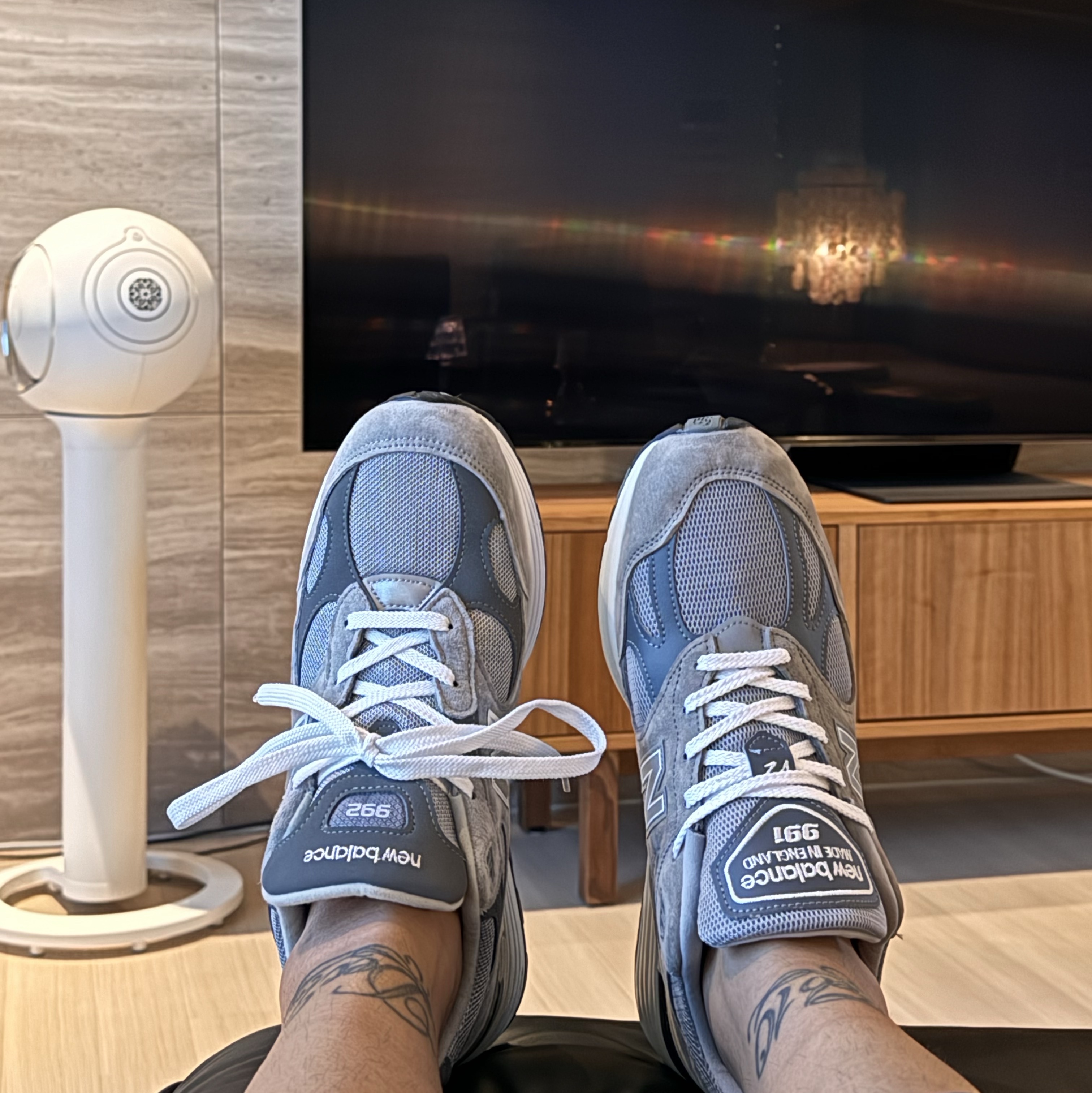 992 vs 991v2 | KREAM