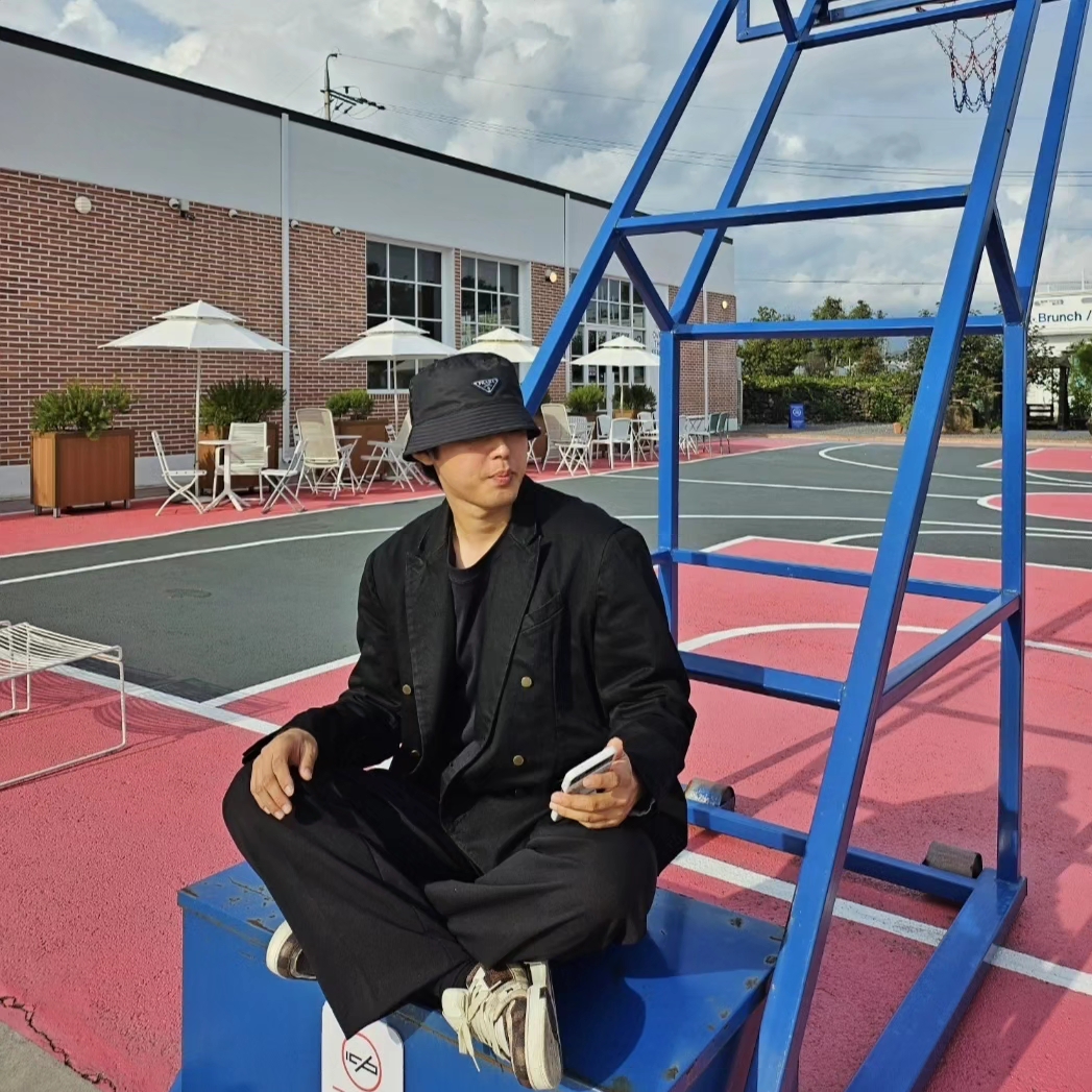 zxdnguszx (@jeon_woo_hyun) 님의 게시물 | KREAM